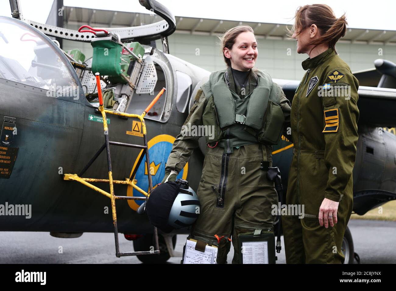 Abschlussfeier der schwedischen luftwaffe -Fotos und -Bildmaterial in ...