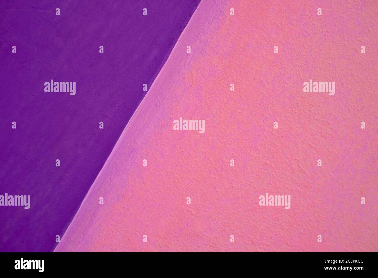 Violetter raum -Fotos und -Bildmaterial in hoher Auflösung – Alamy