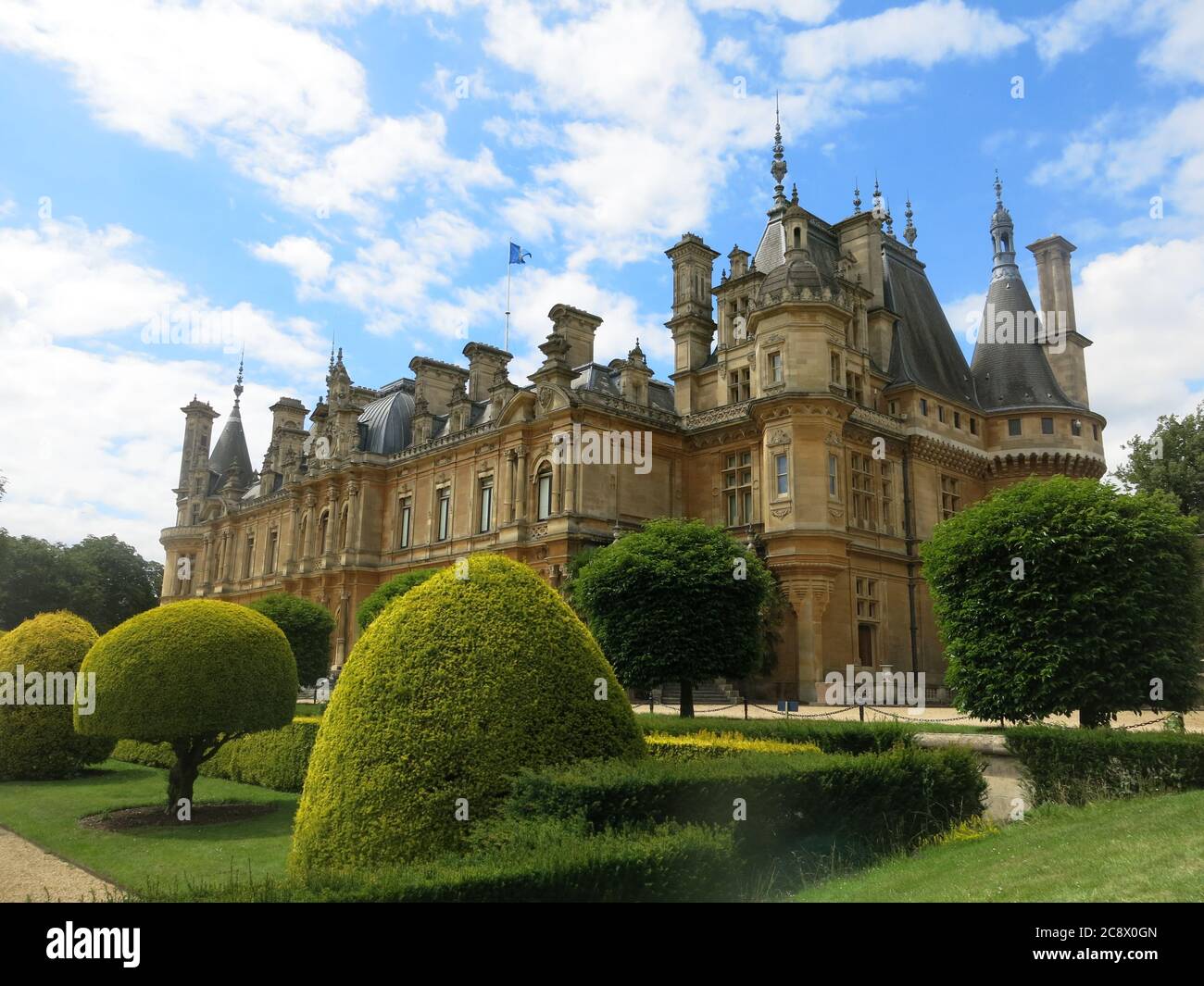 Das für Baron Ferdinand de Rothschild erbaute Waddesdon Manor war ein ...
