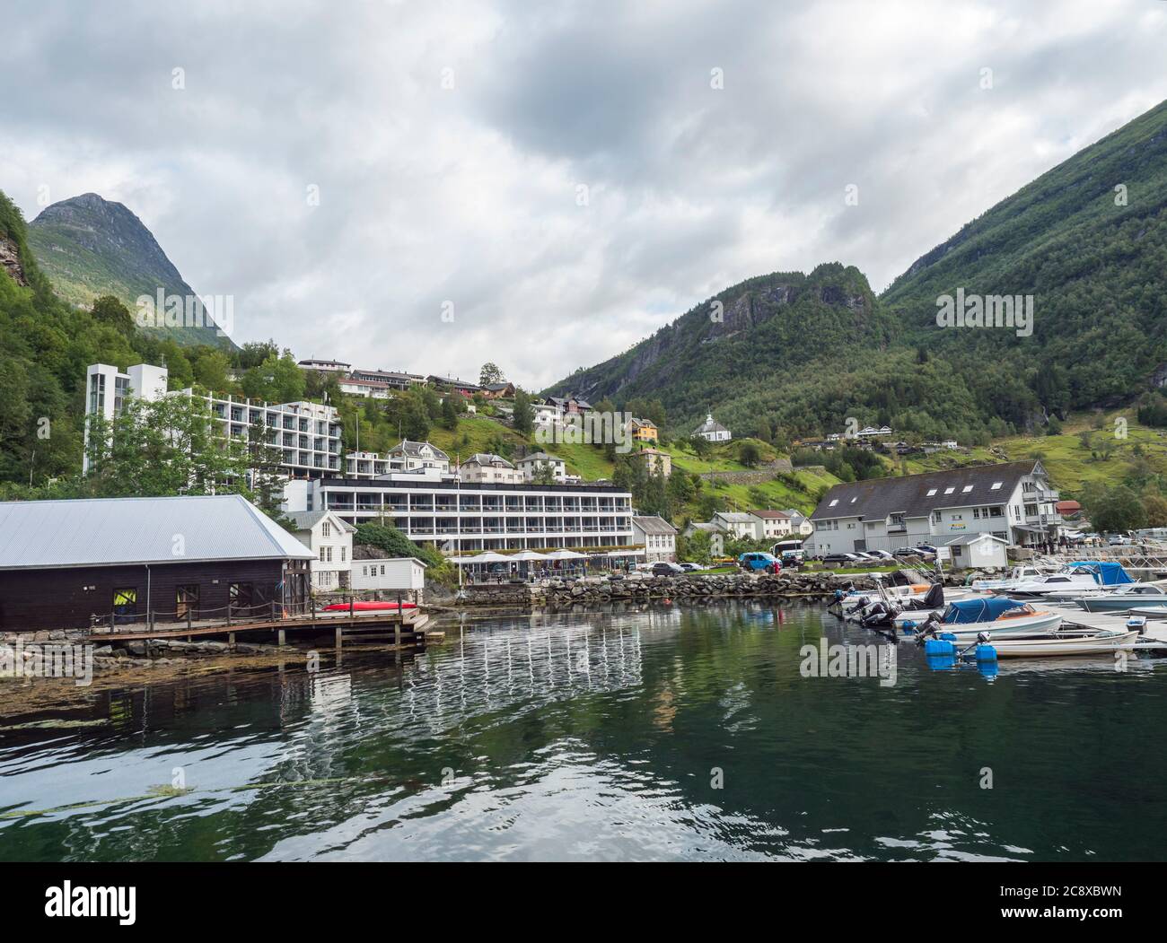 Geirangerfjord september -Fotos und -Bildmaterial in hoher Auflösung ...