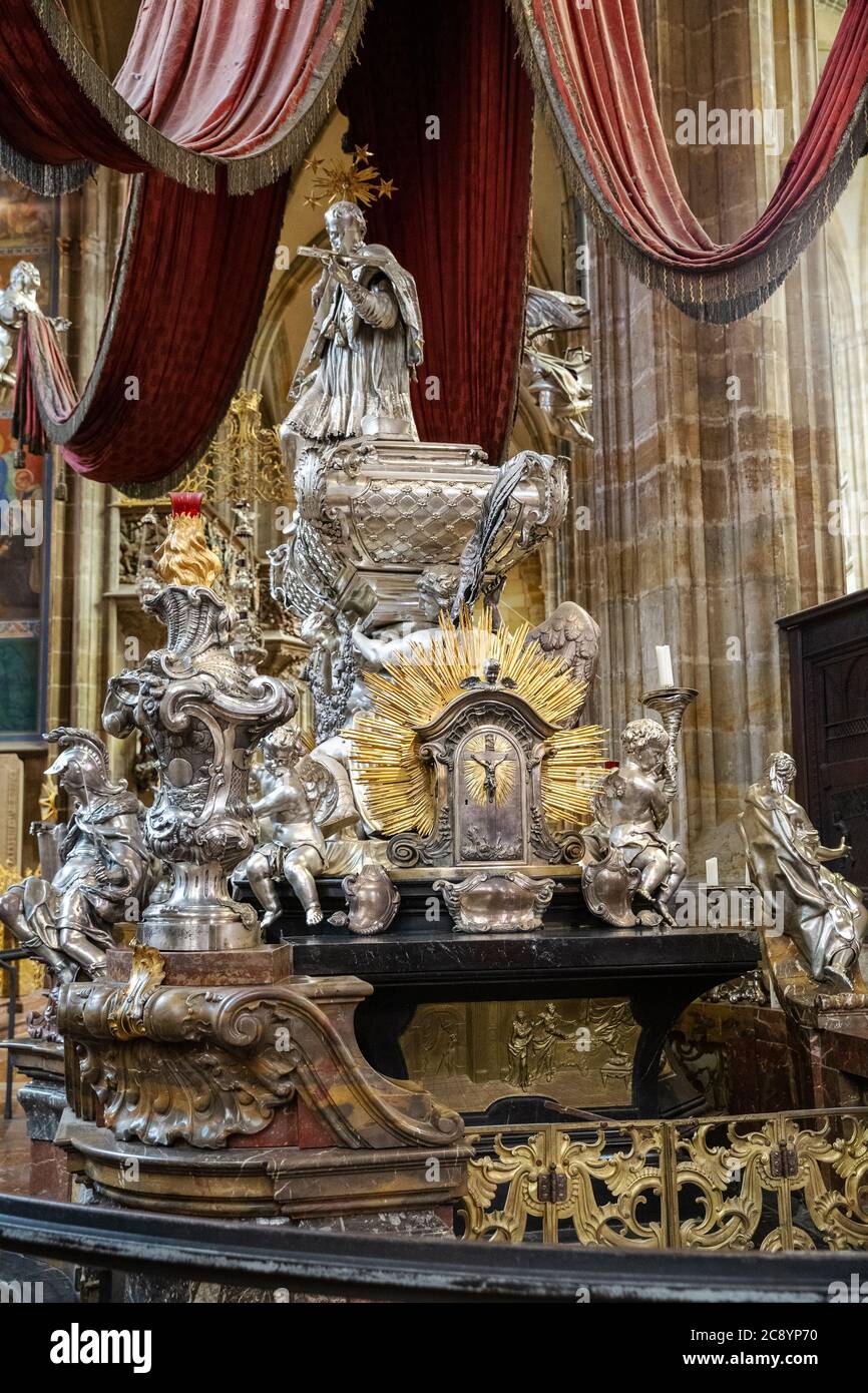 Grabstein wahrzeichen -Fotos und -Bildmaterial in hoher Auflösung – Alamy