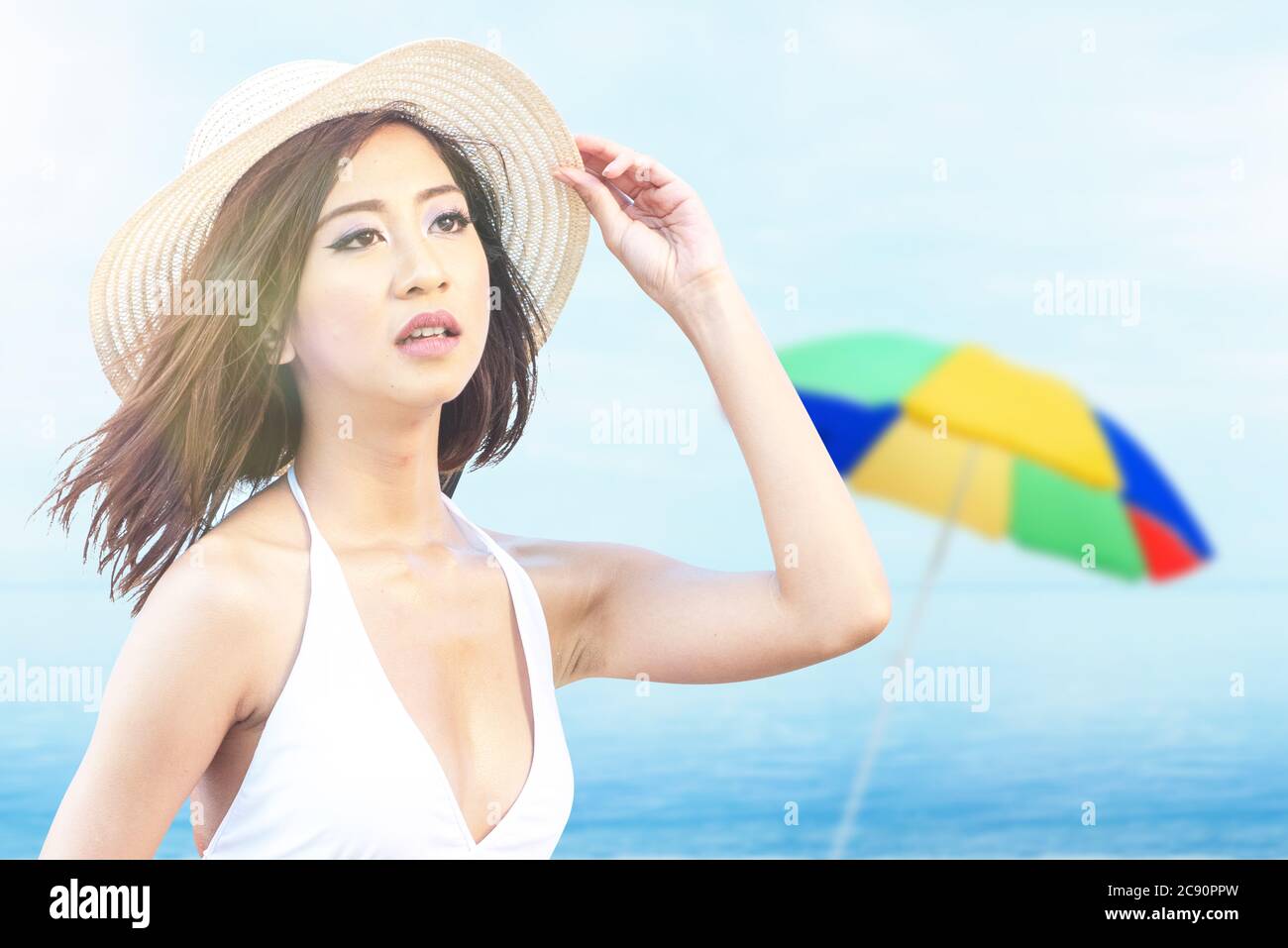 Schöne asiatische frau bikini -Fotos und -Bildmaterial in hoher Auflösung – Alamy