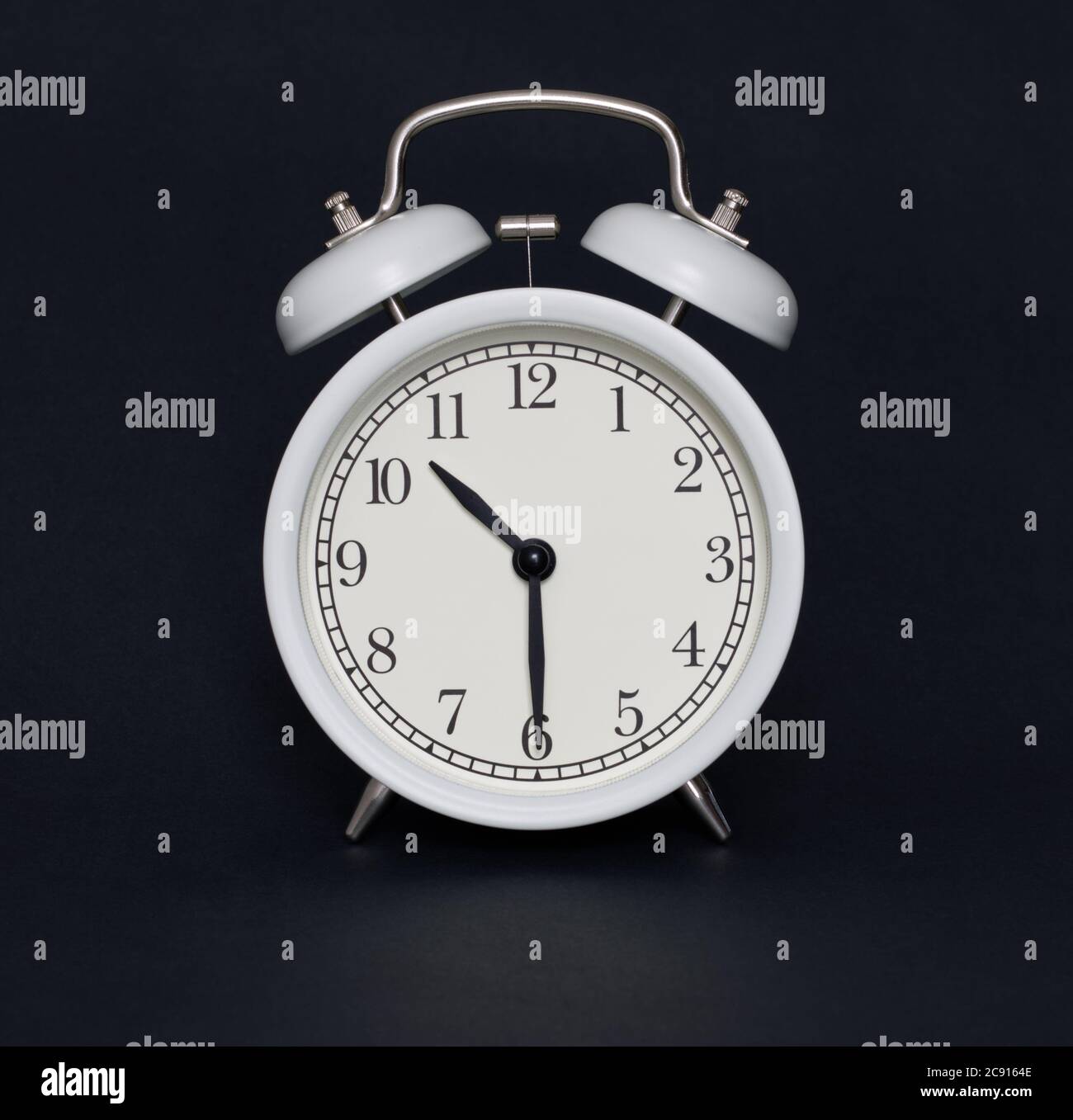 Halb elf -Fotos und -Bildmaterial in hoher Auflösung – Alamy