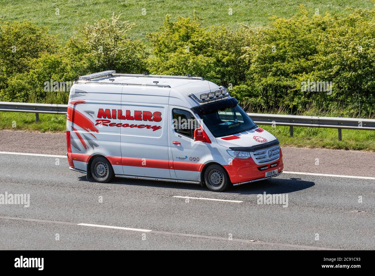Mercedes benz sprinter kastenwagen -Fotos und -Bildmaterial in hoher Auflösung – Alamy