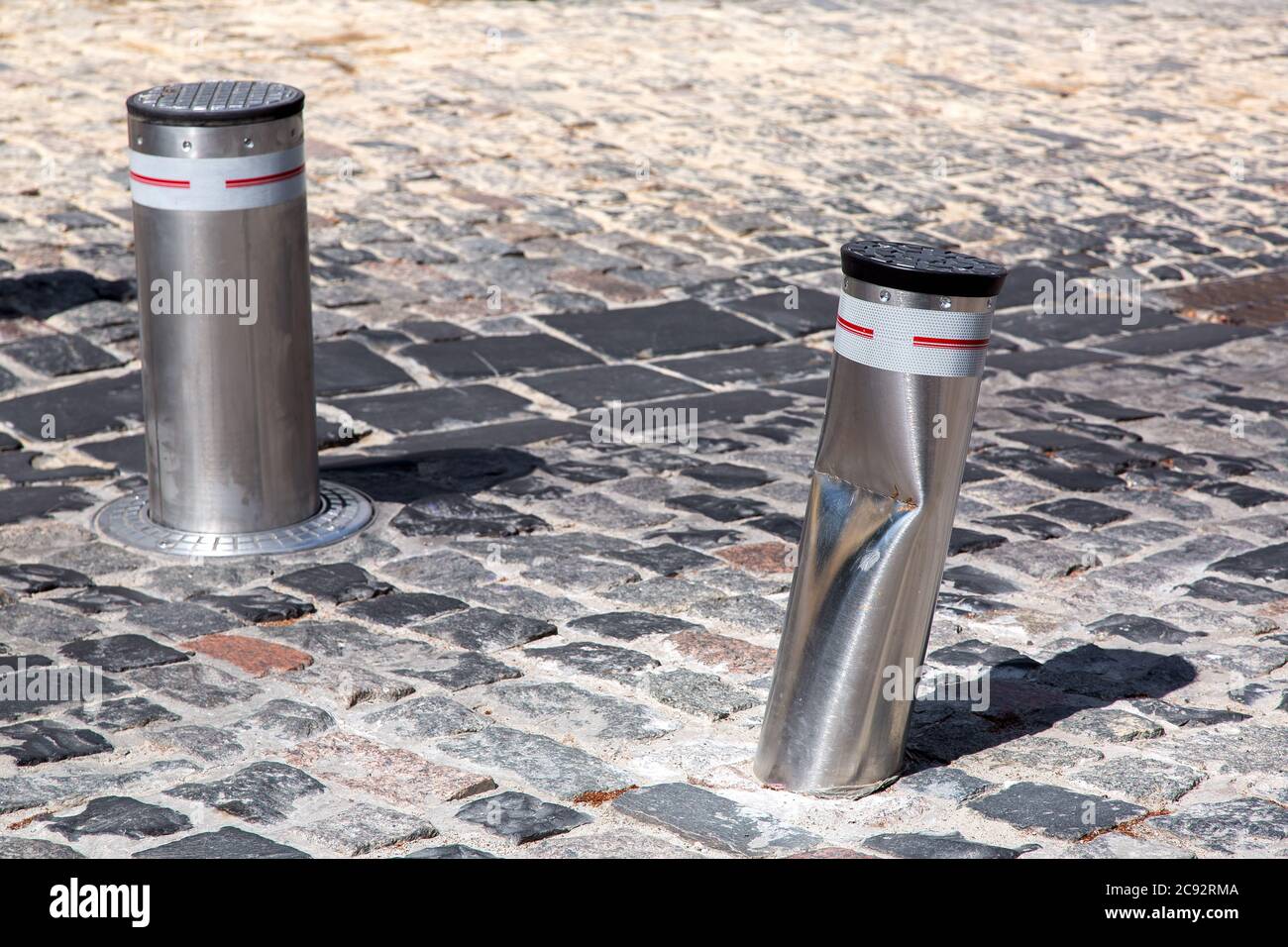 Versenkbare elektrische Poller metallisch, und hydraulisch für die ...