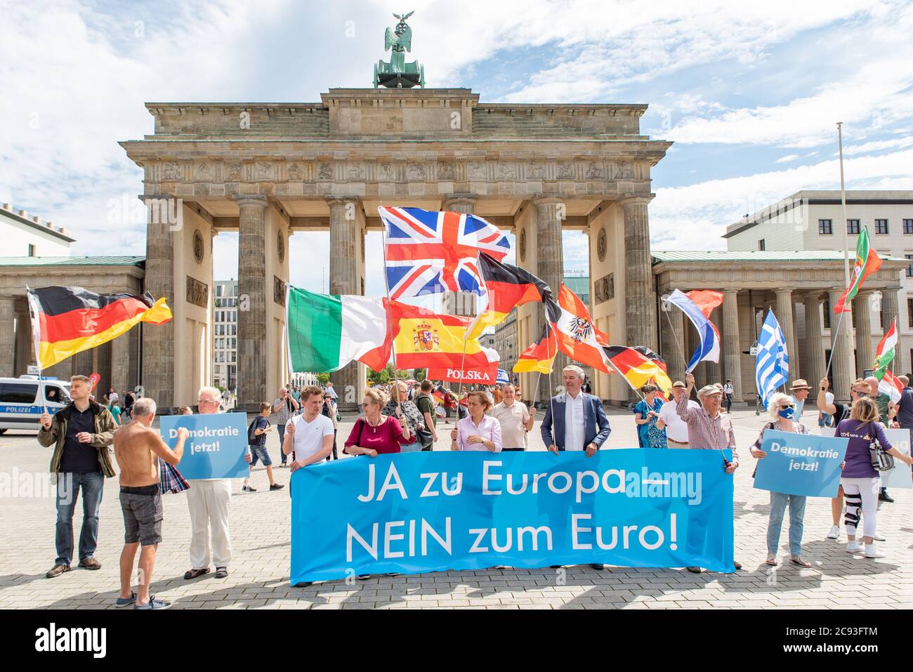 Menschen mit anti afd banner -Fotos und -Bildmaterial in hoher ...