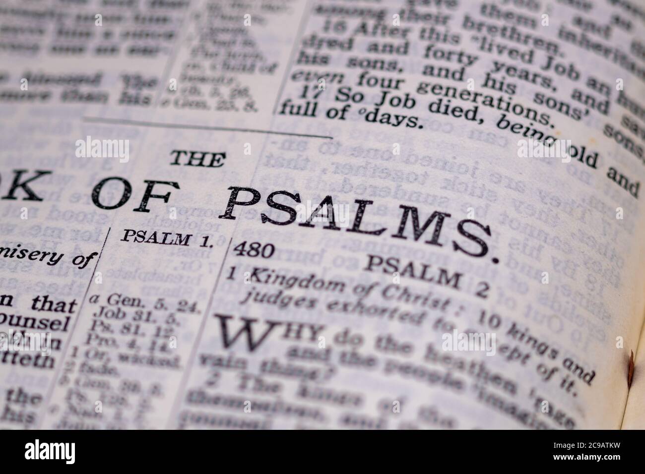 Die offene bibel psalm -Fotos und -Bildmaterial in hoher Auflösung – Alamy