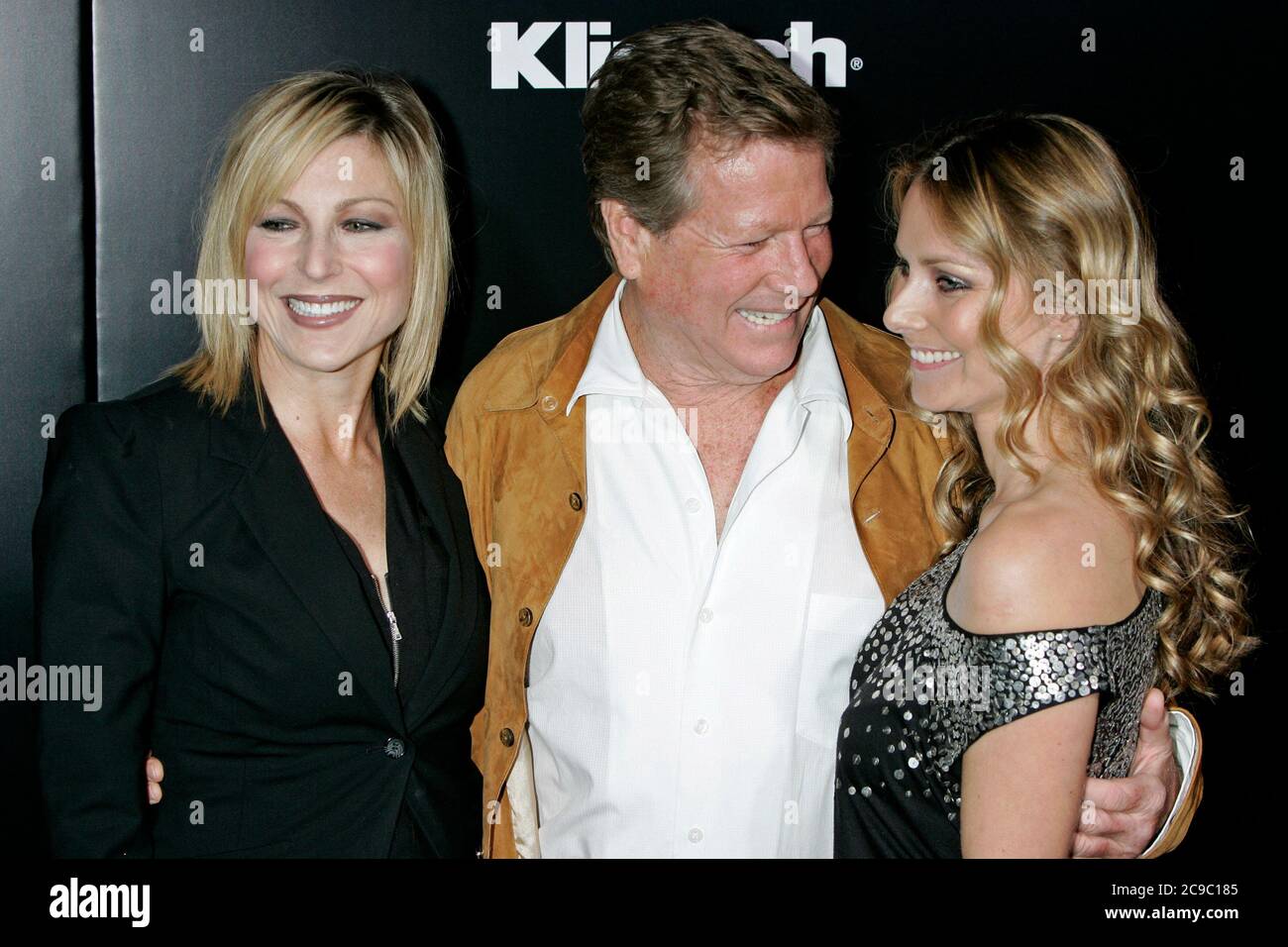 Tatum O'Neal und Vater Ryan O'Neal mit Freundin Marketa Janska bei der ...