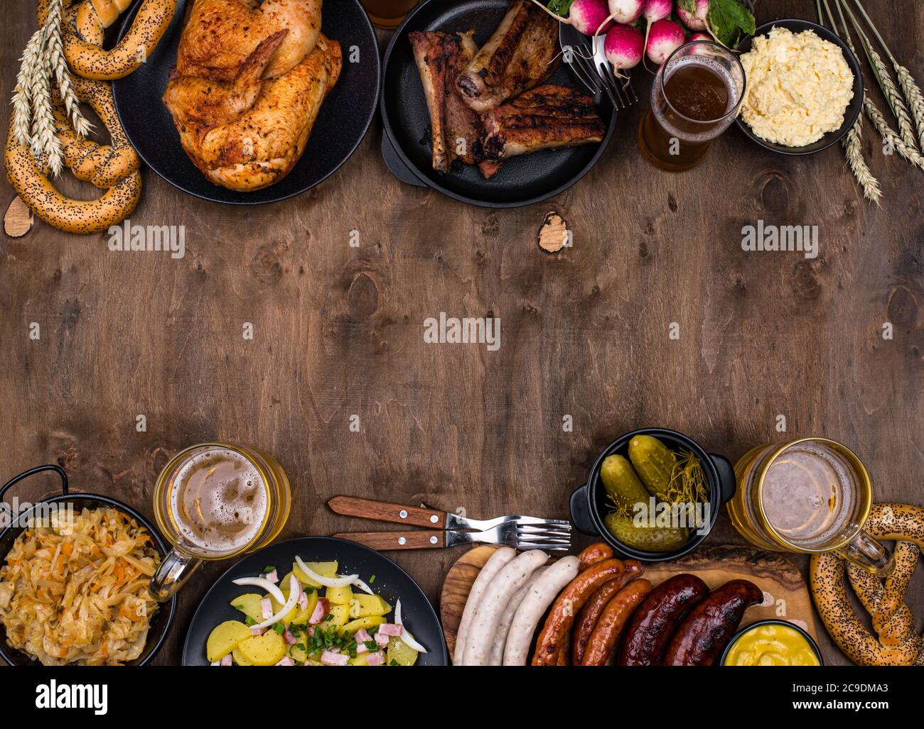 Weißwurst Mit Brezel und Bier Stockfotos und -bilder Kaufen - Alamy