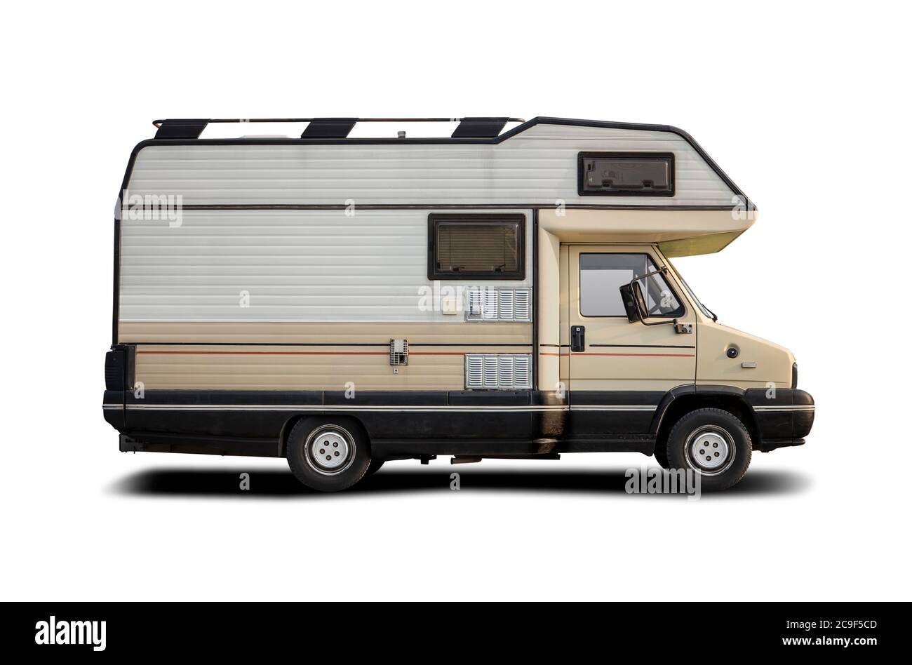 Alten wohnmobil am strand -Fotos und -Bildmaterial in hoher Auflösung ...