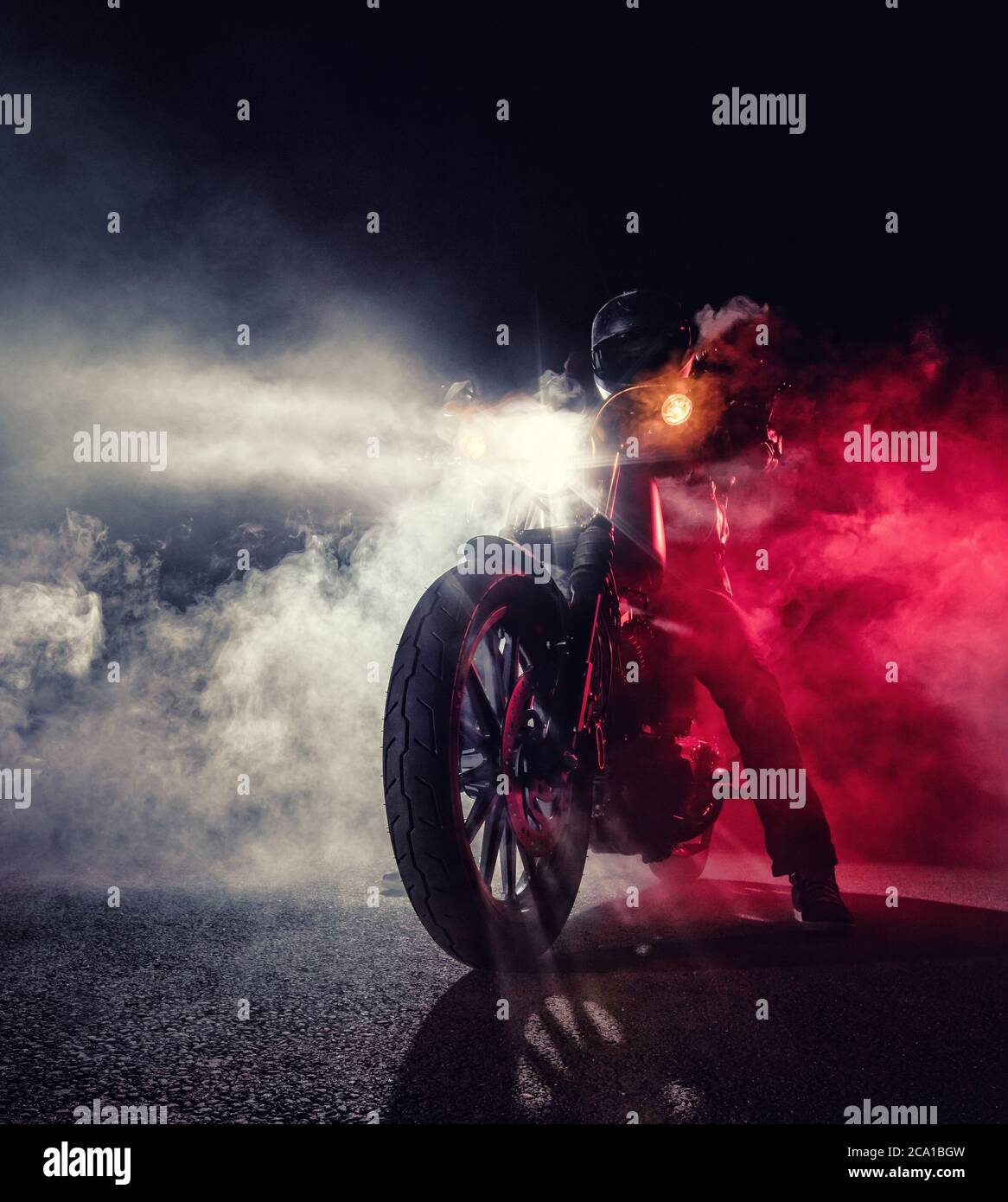 Motorcycle rider night -Fotos und -Bildmaterial in hoher Auflösung ...