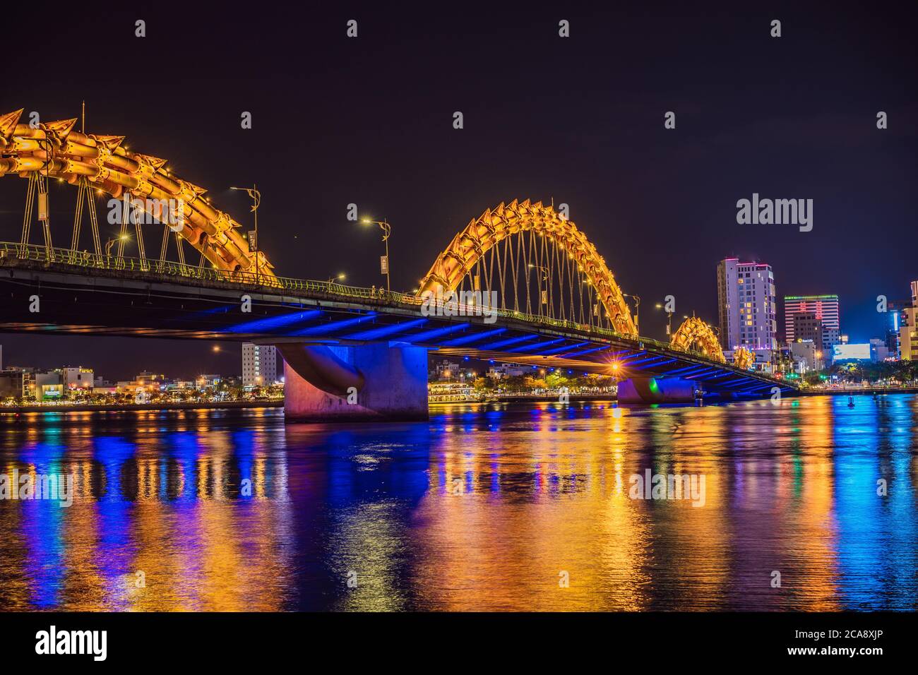 Dragon river bridge da nang vietnam -Fotos und -Bildmaterial in hoher ...
