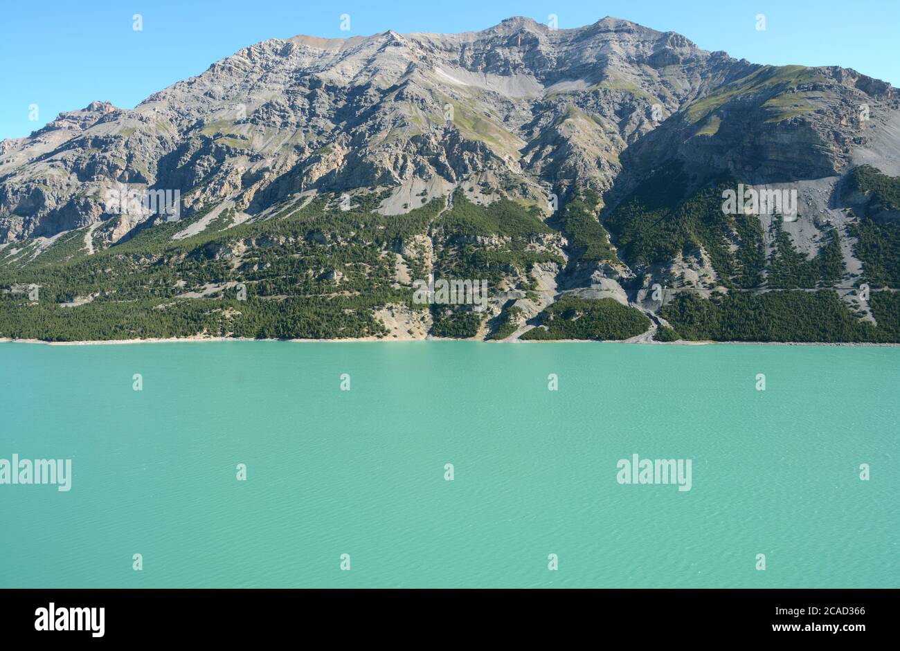 Der Cancano-See ist ein künstliches Wasserbecken, das an den San ...