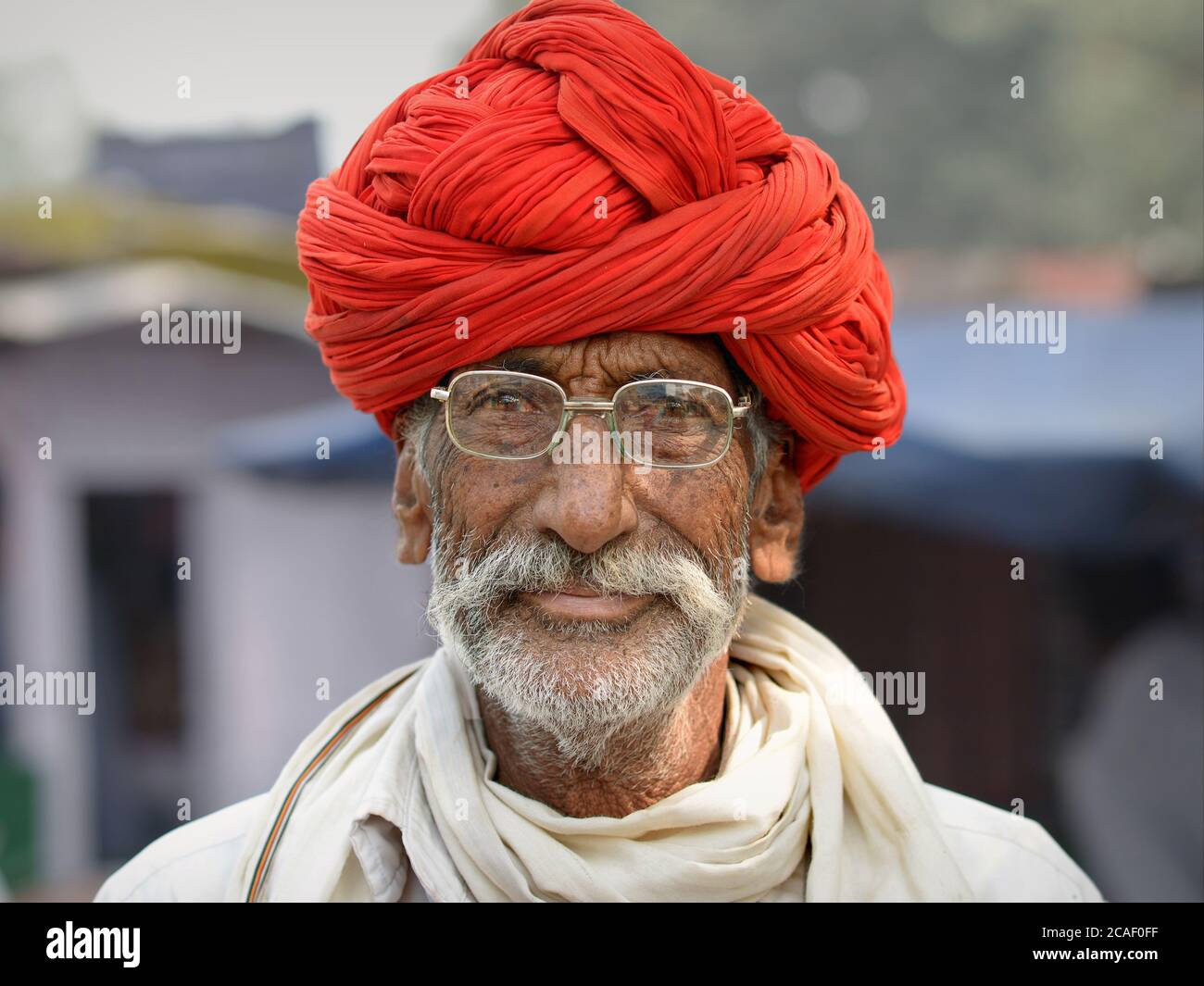 Portrait indian man turban glasses -Fotos und -Bildmaterial in hoher ...