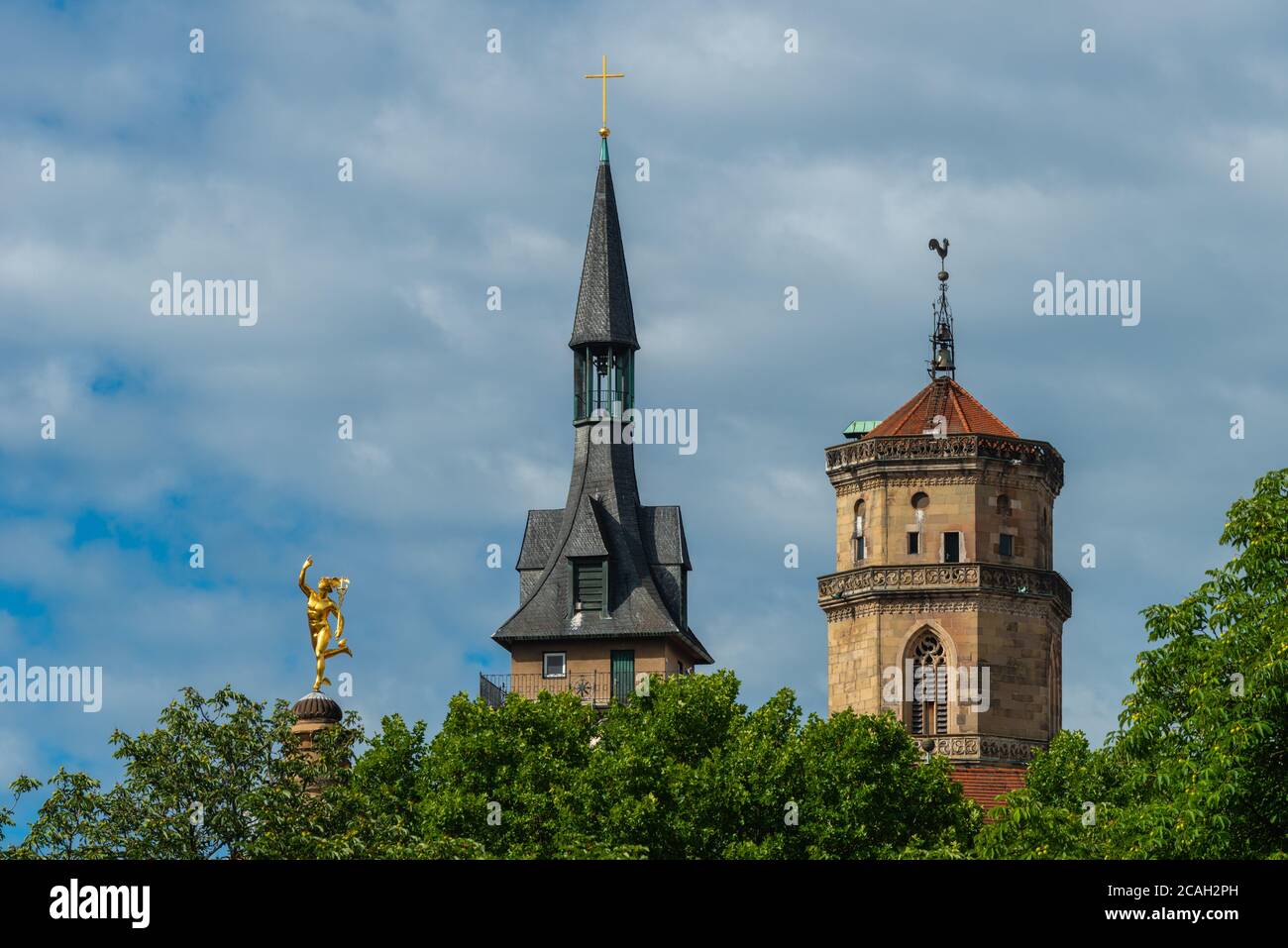 Zwei verschiedene Kirchtürme der Stiftskirche, Schlossplatz oder ...