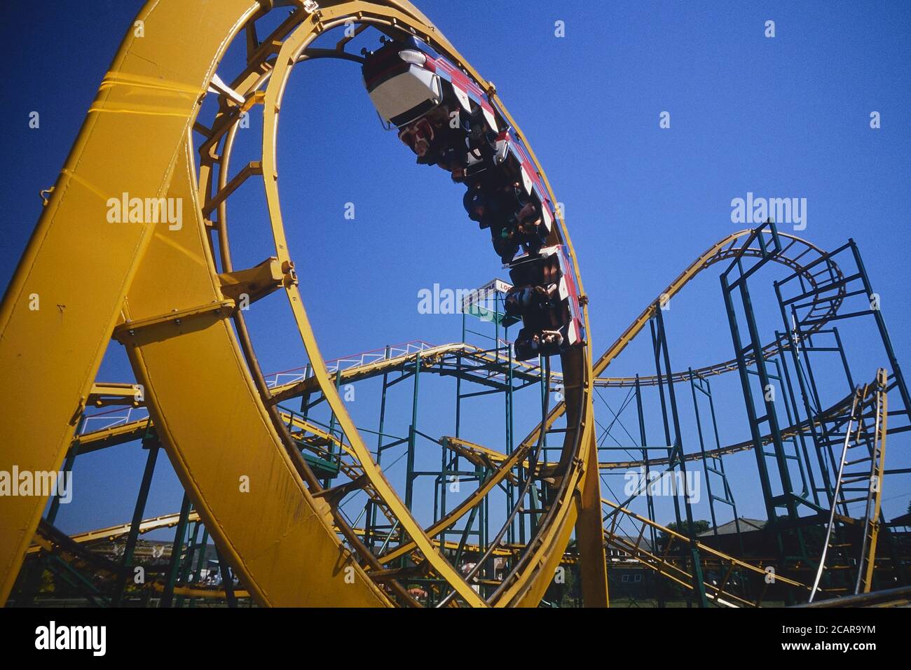 Rollercoaster eighties -Fotos und -Bildmaterial in hoher Auflösung – Alamy
