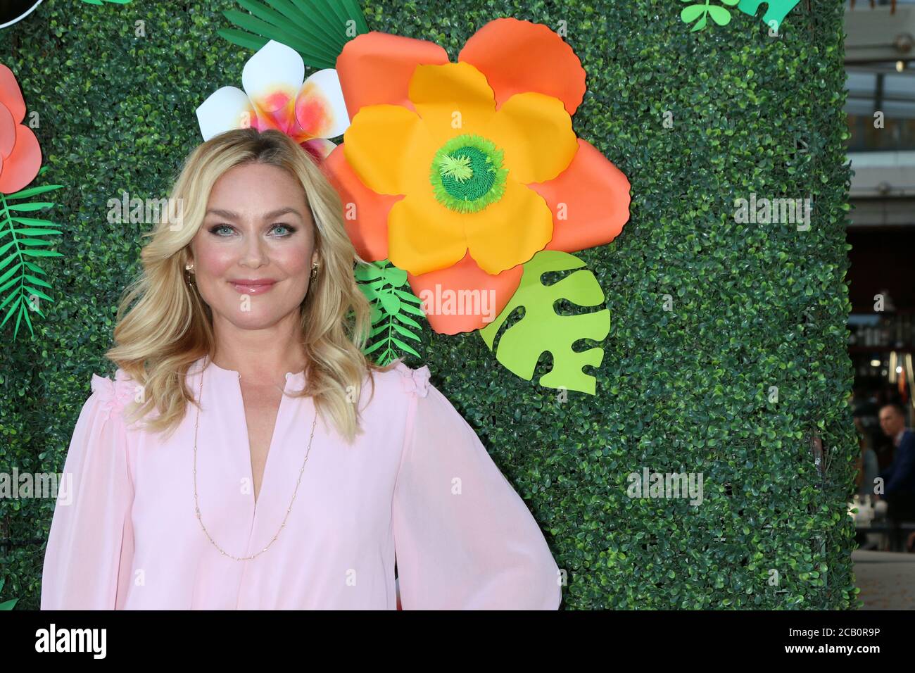 LOS ANGELES - MAI 20: Elisabeth Rohm beim Lifetime TV Summer Luau im W ...