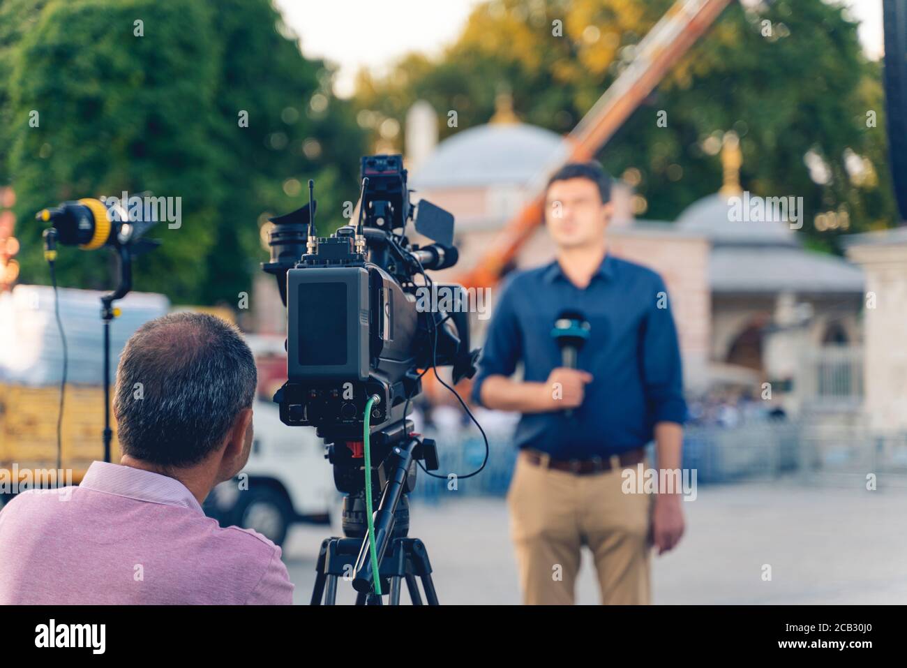 Reporterin Interview Stockfotos und -bilder Kaufen - Alamy