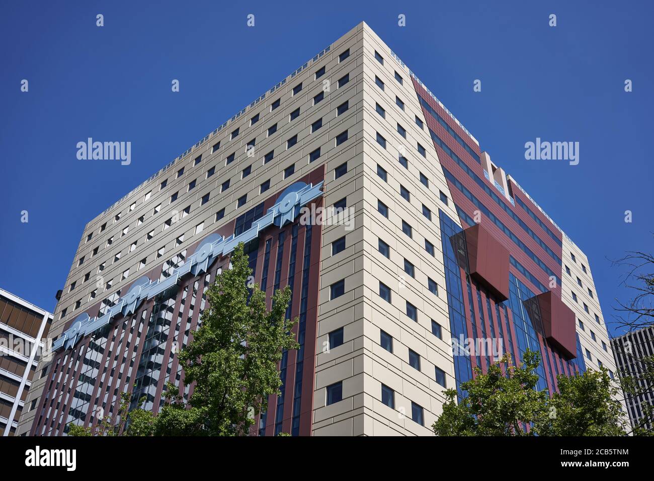 Postmodernismus architektur -Fotos und -Bildmaterial in hoher Auflösung ...