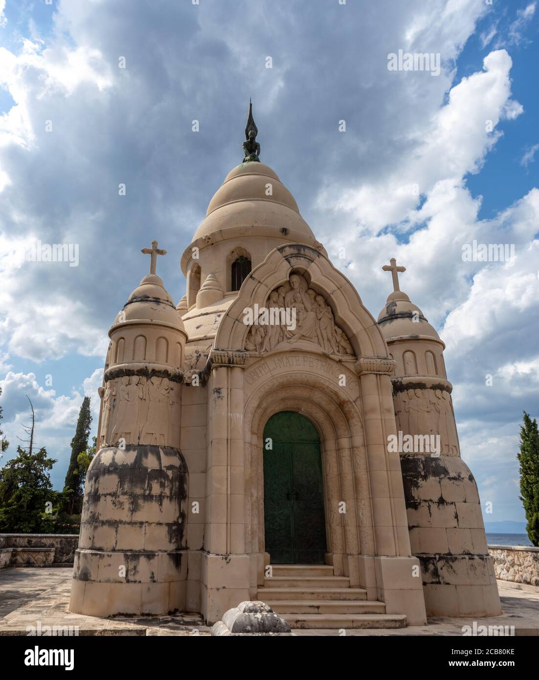 Mausoleum der petrinovic familie -Fotos und -Bildmaterial in hoher ...