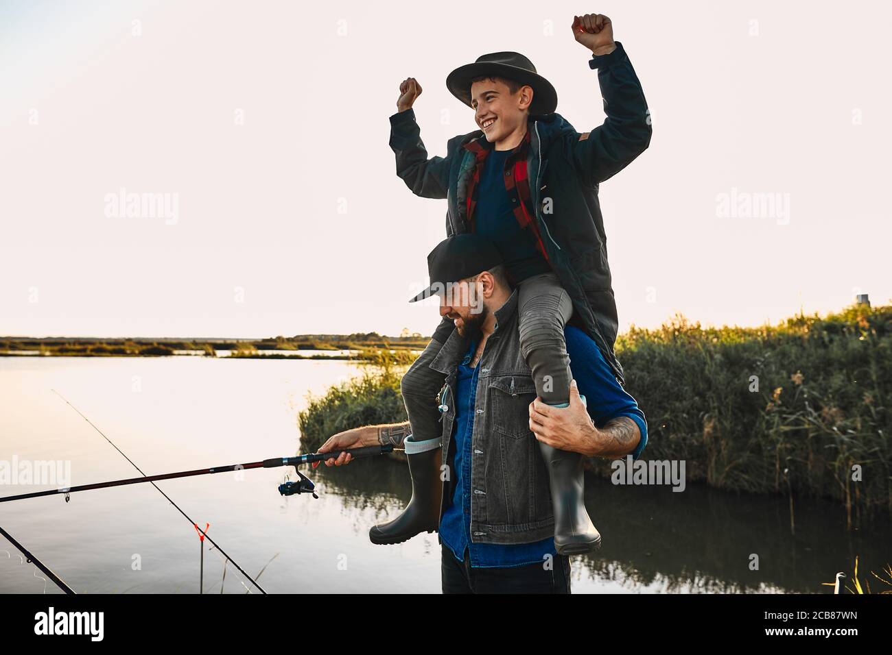 Vater und Sohn, Die Auf See Fischen Stockfotos und -bilder Kaufen - Alamy