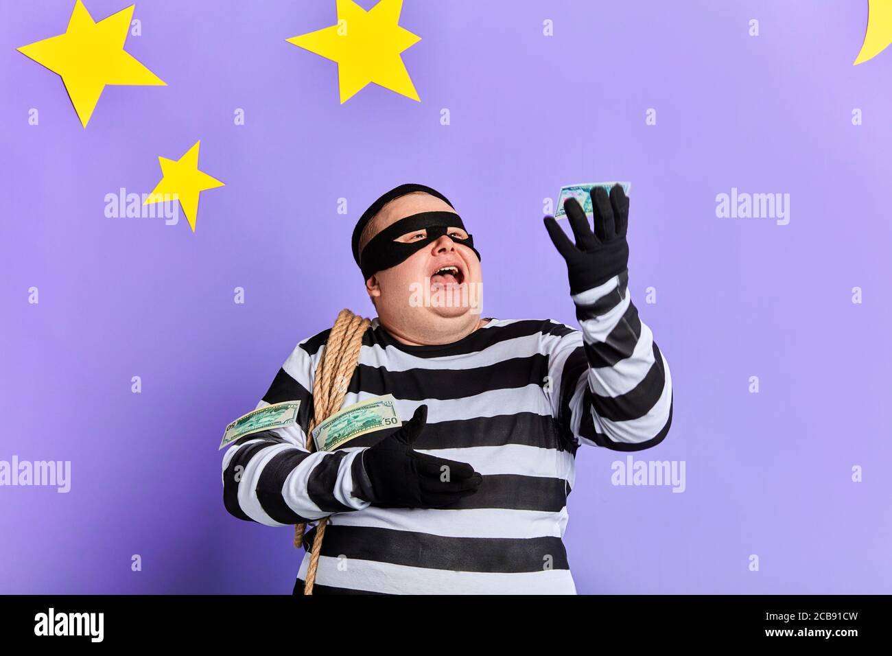 Bank robber mask -Fotos und -Bildmaterial in hoher Auflösung – Alamy