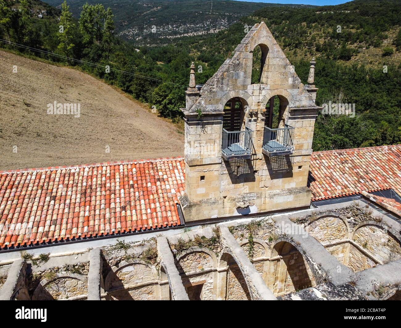 Ruinen Eines Alten Klosters Stockfotos und -bilder Kaufen - Alamy