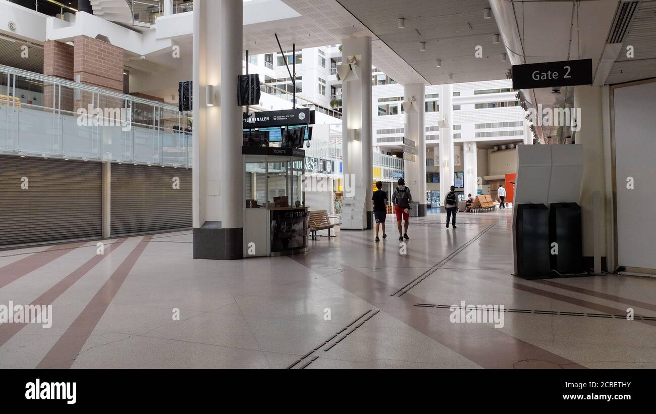 Der Innenraum des T-Centralen, der Hauptstation der U-Bahn in Stockholm ...