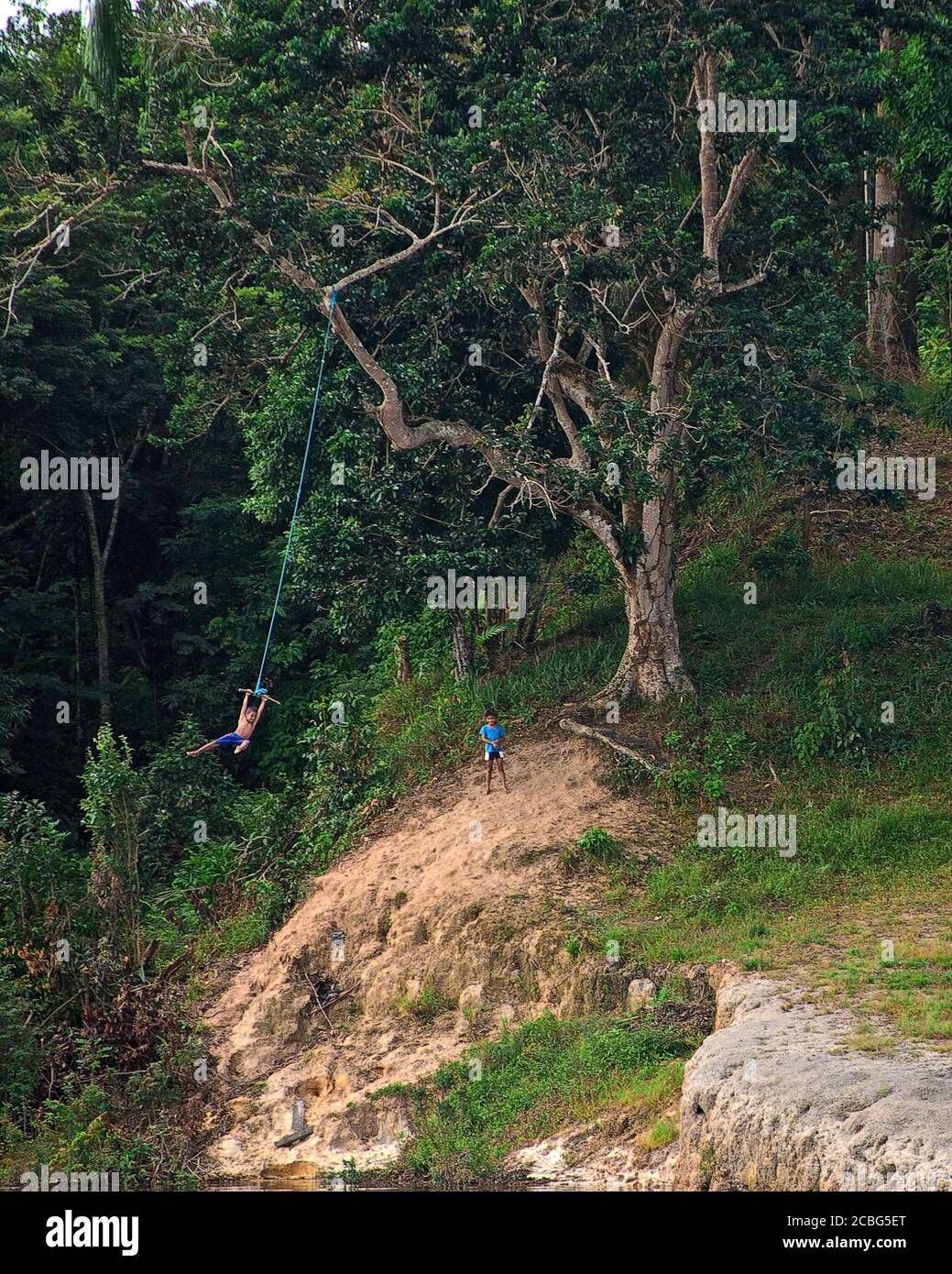 Kinder des amazonas -Fotos und -Bildmaterial in hoher Auflösung – Alamy