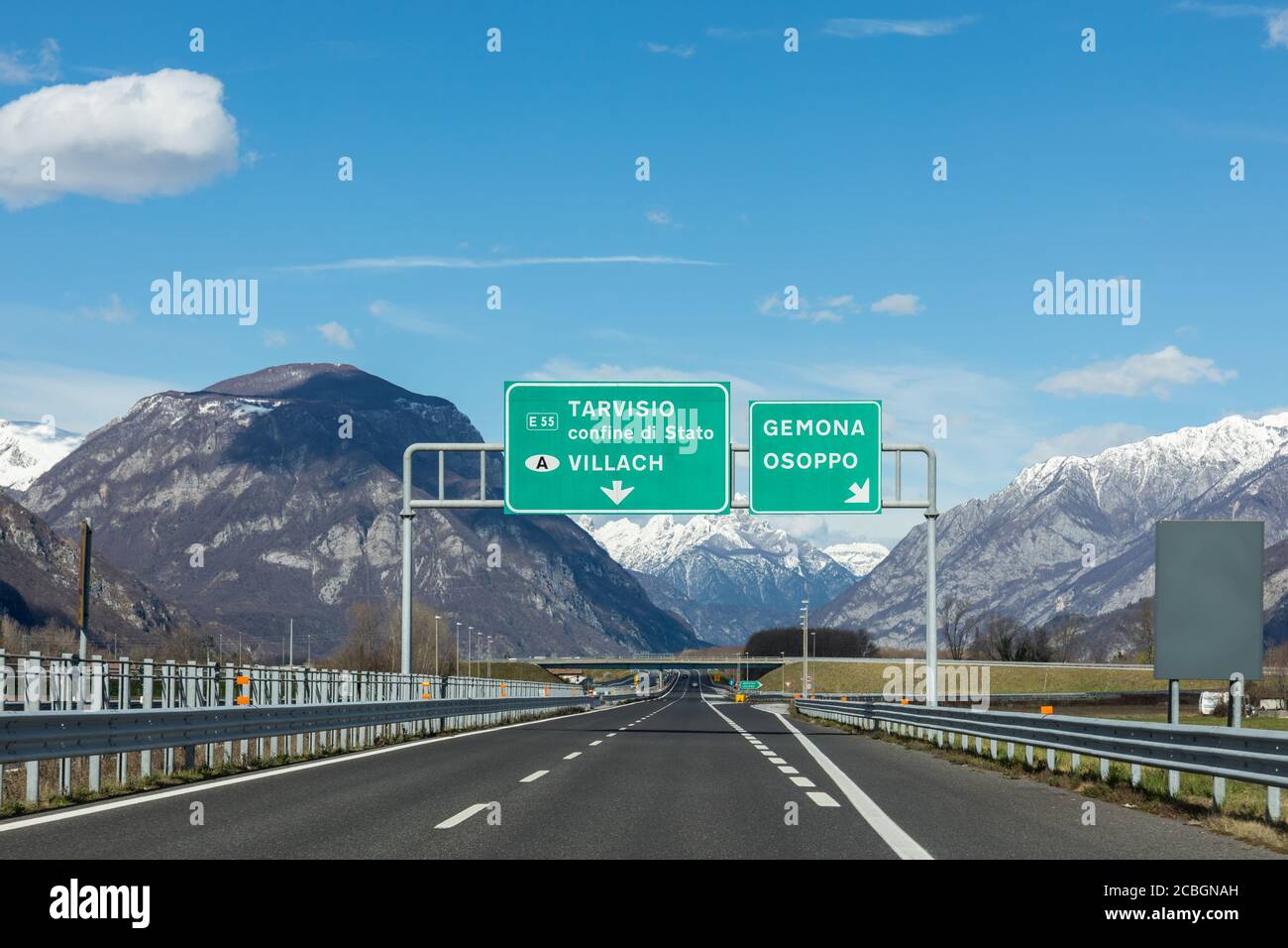 Italienische autobahnautostrada -Fotos und -Bildmaterial in hoher ...