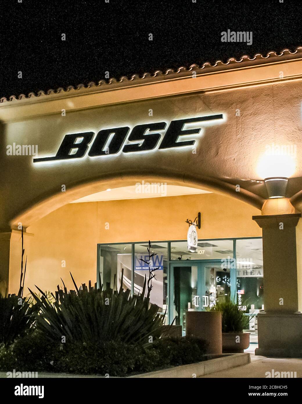 Bose geschäft -Fotos und -Bildmaterial in hoher Auflösung – Alamy