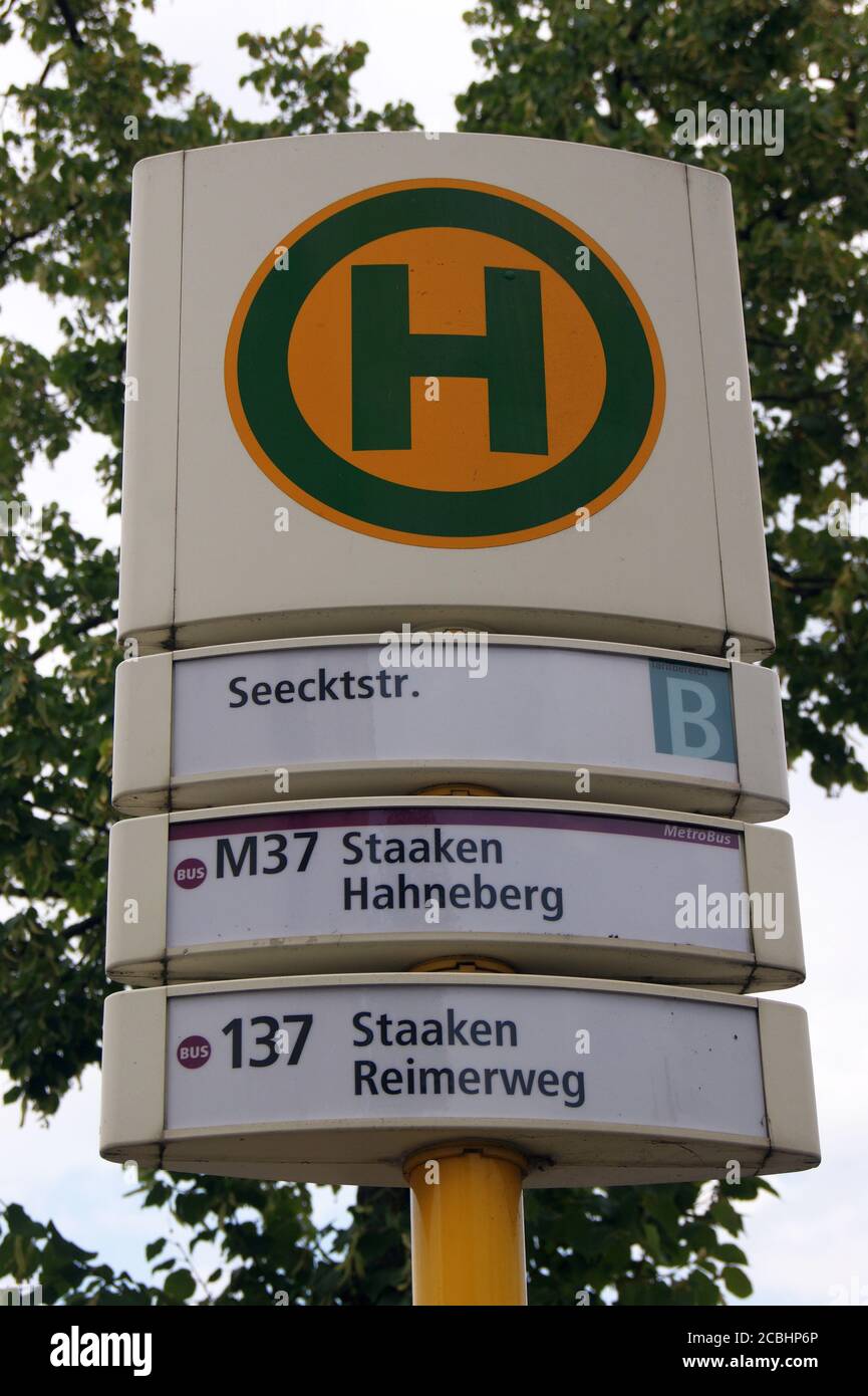 Bvg Bus Stop Stockfotos und -bilder Kaufen - Alamy