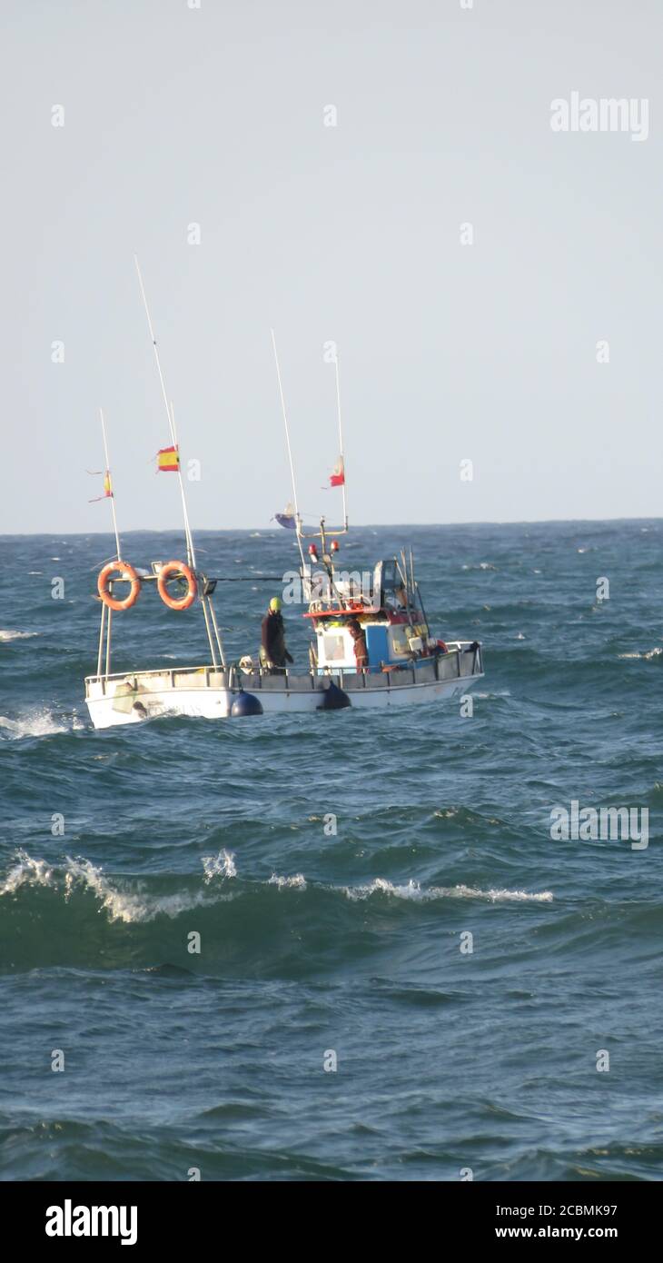 Spanisches fischerboot -Fotos und -Bildmaterial in hoher Auflösung – Alamy