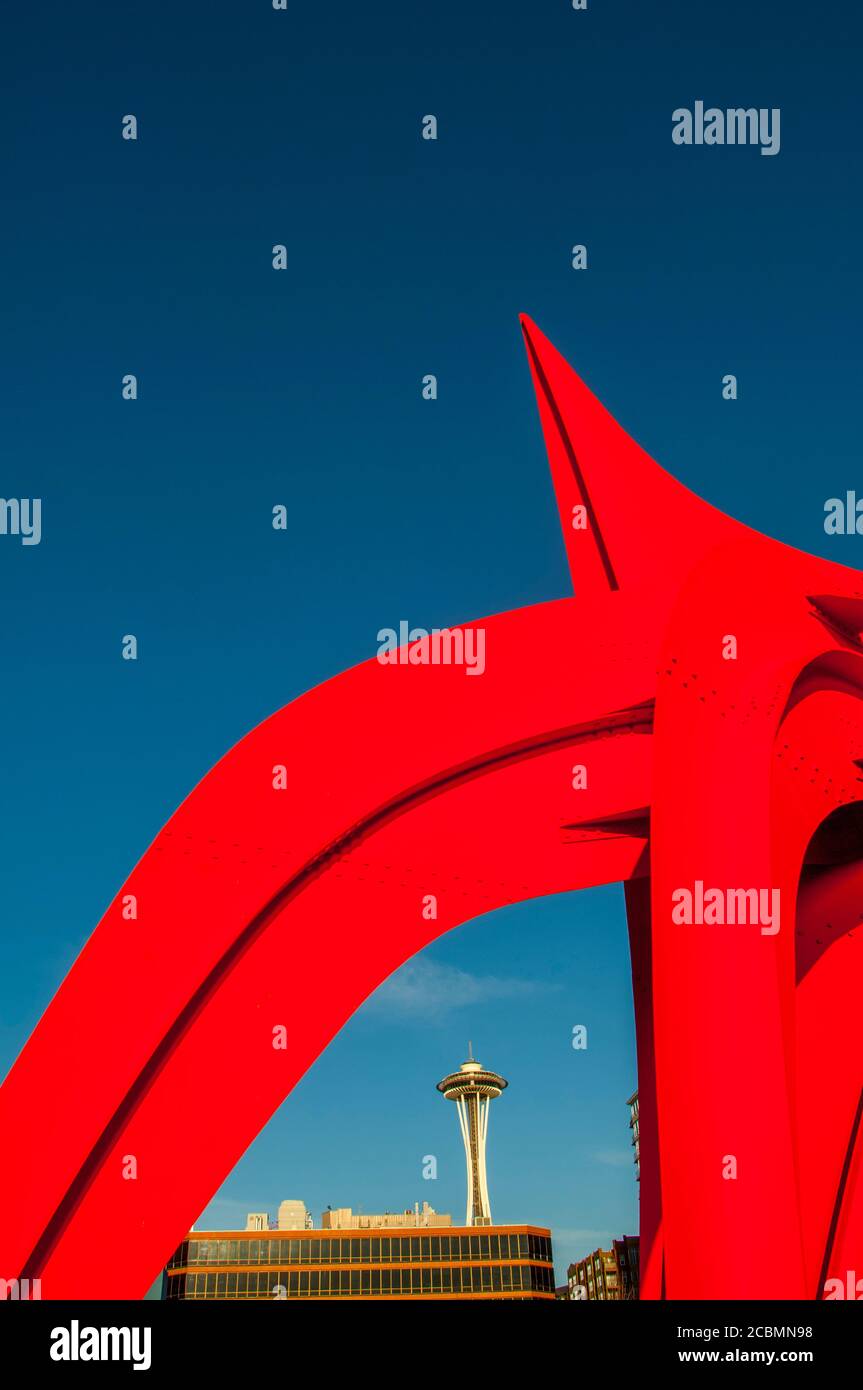 Der Adler, Kunstskulptur von Alexander Calder, mit der Space Needle im ...