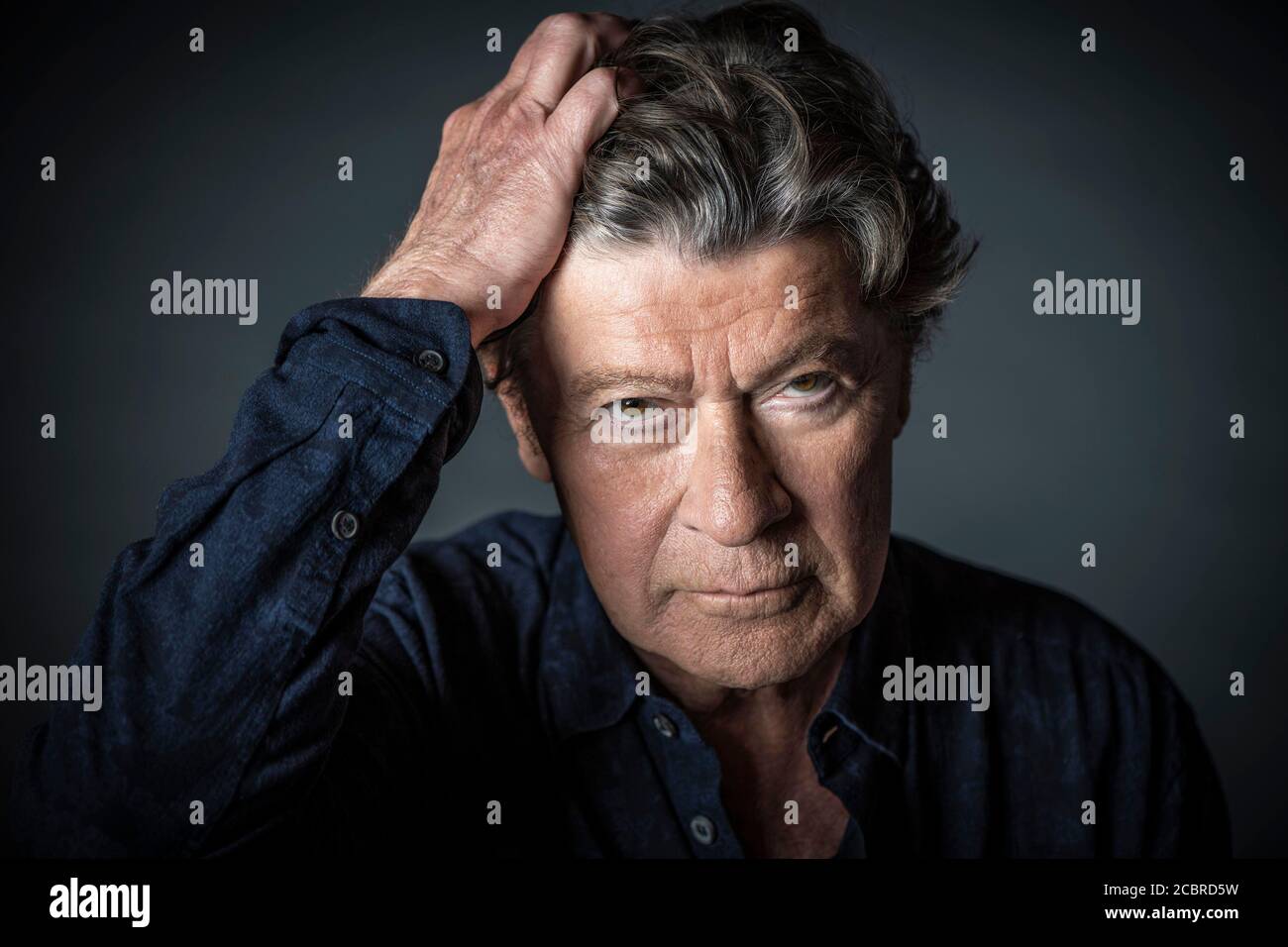 ROBBIE ROBERTSON IN ONCE WE BROTHERS: ROBBIE ROBERTSON UND DIE BAND ...