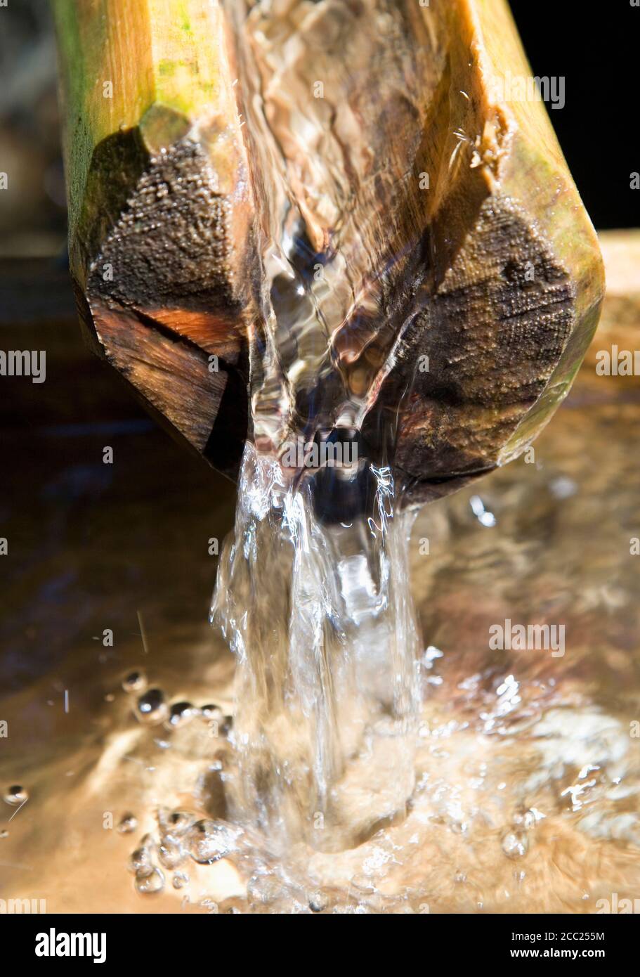 Brunnen mit wasser -Fotos und -Bildmaterial in hoher Auflösung – Alamy