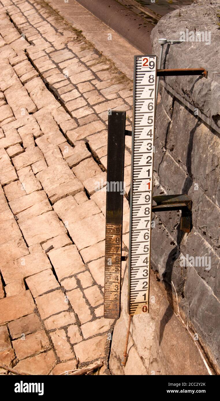 Wasserstands pegelmesser -Fotos und -Bildmaterial in hoher Auflösung ...