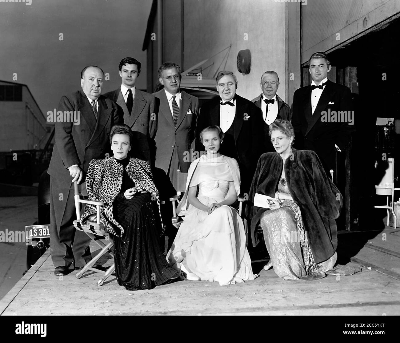 Regisseur Alfred Hitchcock, Louis Jourdan,David O'Selznick, Charles ...