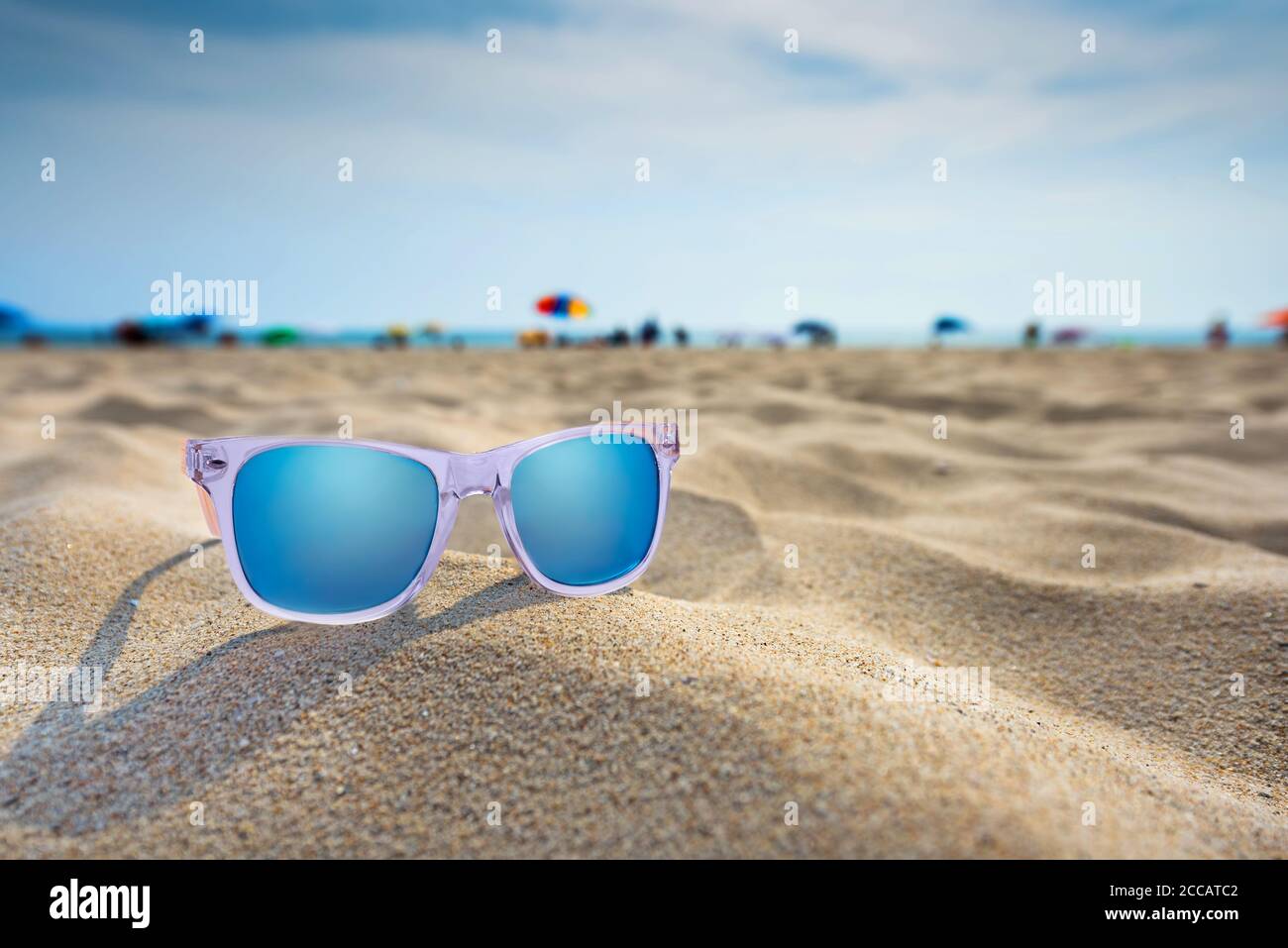 Am strand liegen -Fotos und -Bildmaterial in hoher Auflösung – Alamy