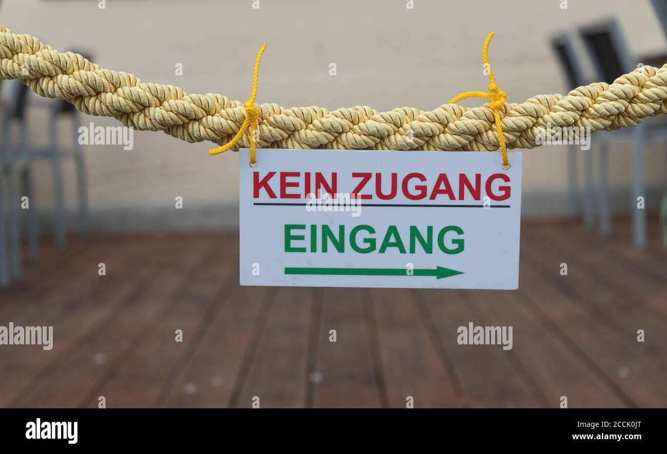 Pfeil Zum Eingang Stockfotos und -bilder Kaufen - Alamy