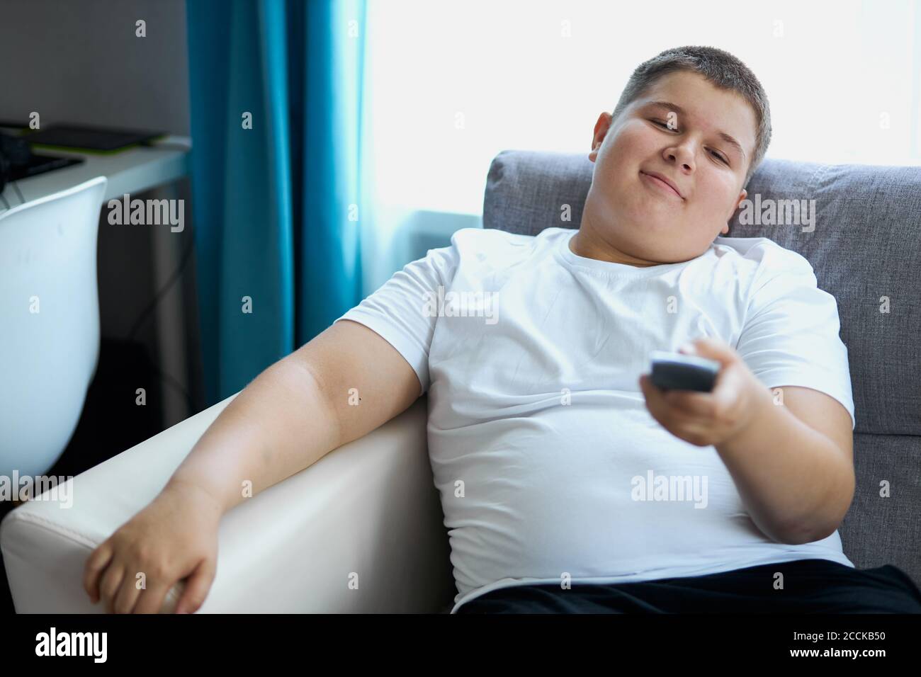 Kind übergewichtig fett -Fotos und -Bildmaterial in hoher Auflösung – Alamy