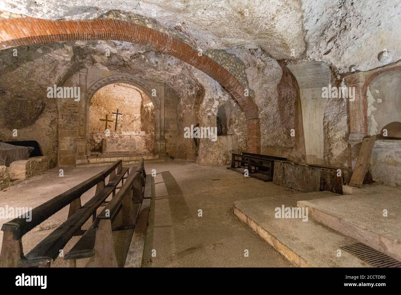 Krypta der heiligen restituta -Fotos und -Bildmaterial in hoher ...