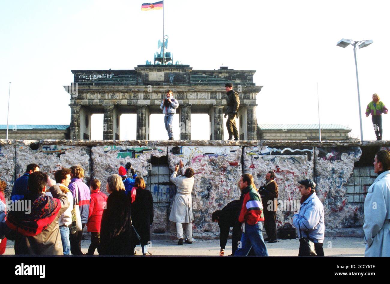 Kurz nach dem fall der mauer -Fotos und -Bildmaterial in hoher ...