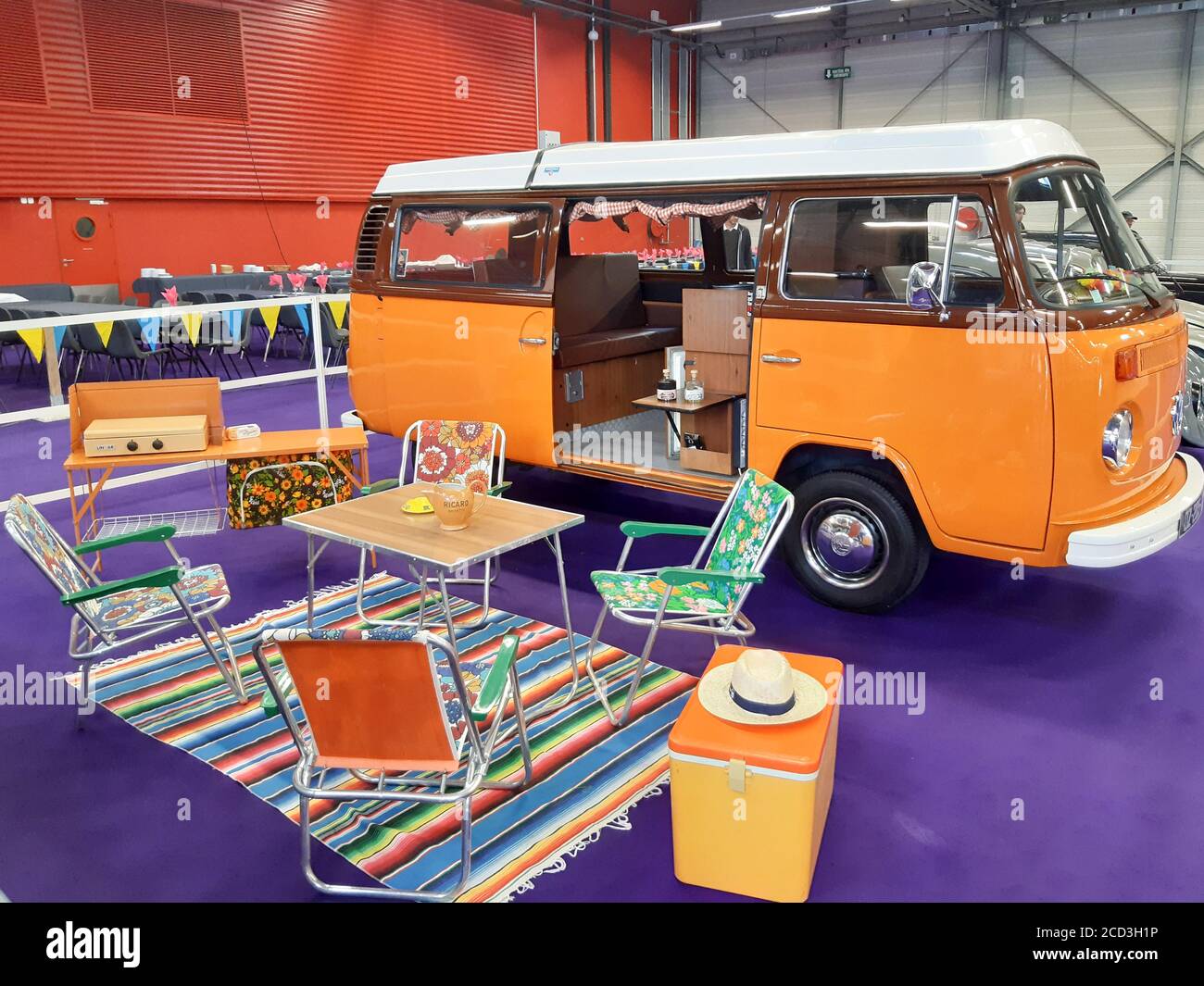 Bordeaux , Aquitaine / Frankreich - 08 16 2020 : Volkswagen Typ 2 ...