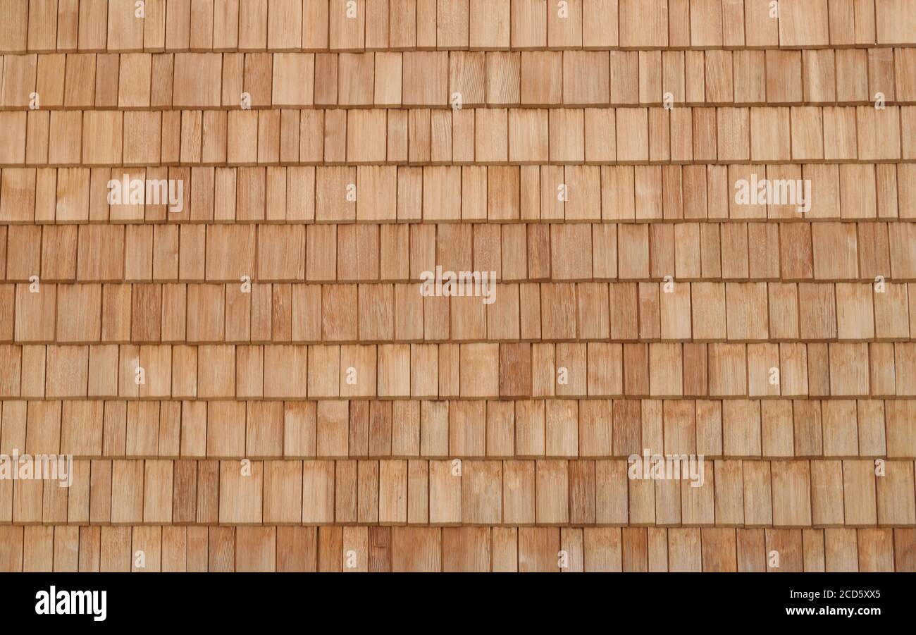 Traditionelle schindeln holz neu -Fotos und -Bildmaterial in hoher Auflösung – Alamy