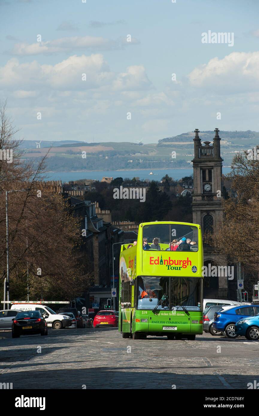 Hop on hop off bus aus edinburgh -Fotos und -Bildmaterial in hoher ...