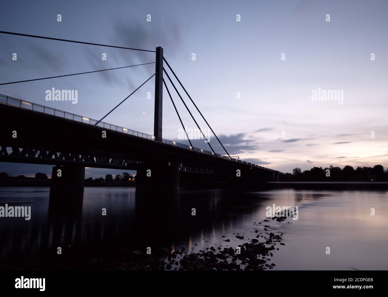 Rheinbrucke karlsruhe -Fotos und -Bildmaterial in hoher Auflösung – Alamy