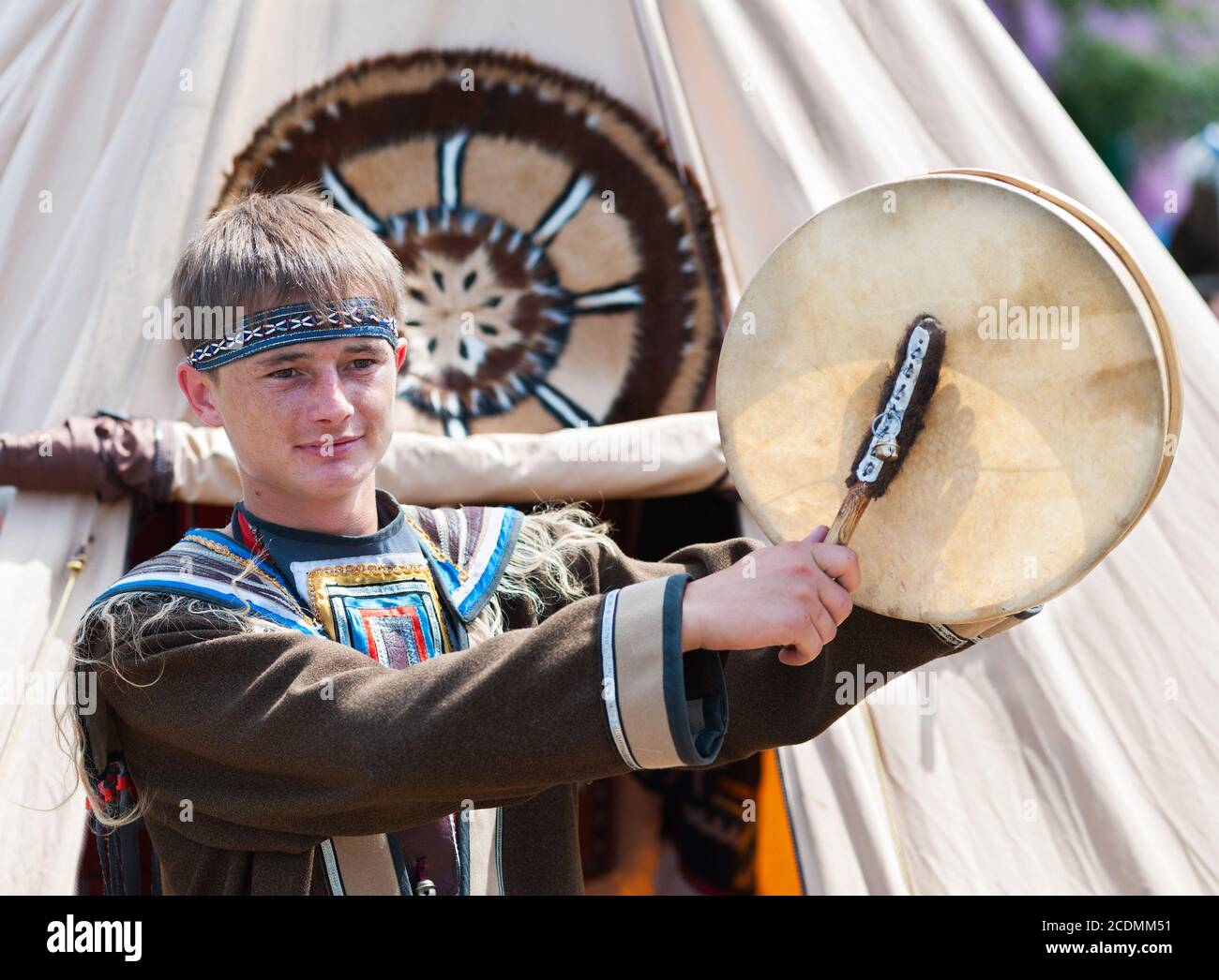 Mongolischer schamane -Fotos und -Bildmaterial in hoher Auflösung – Alamy