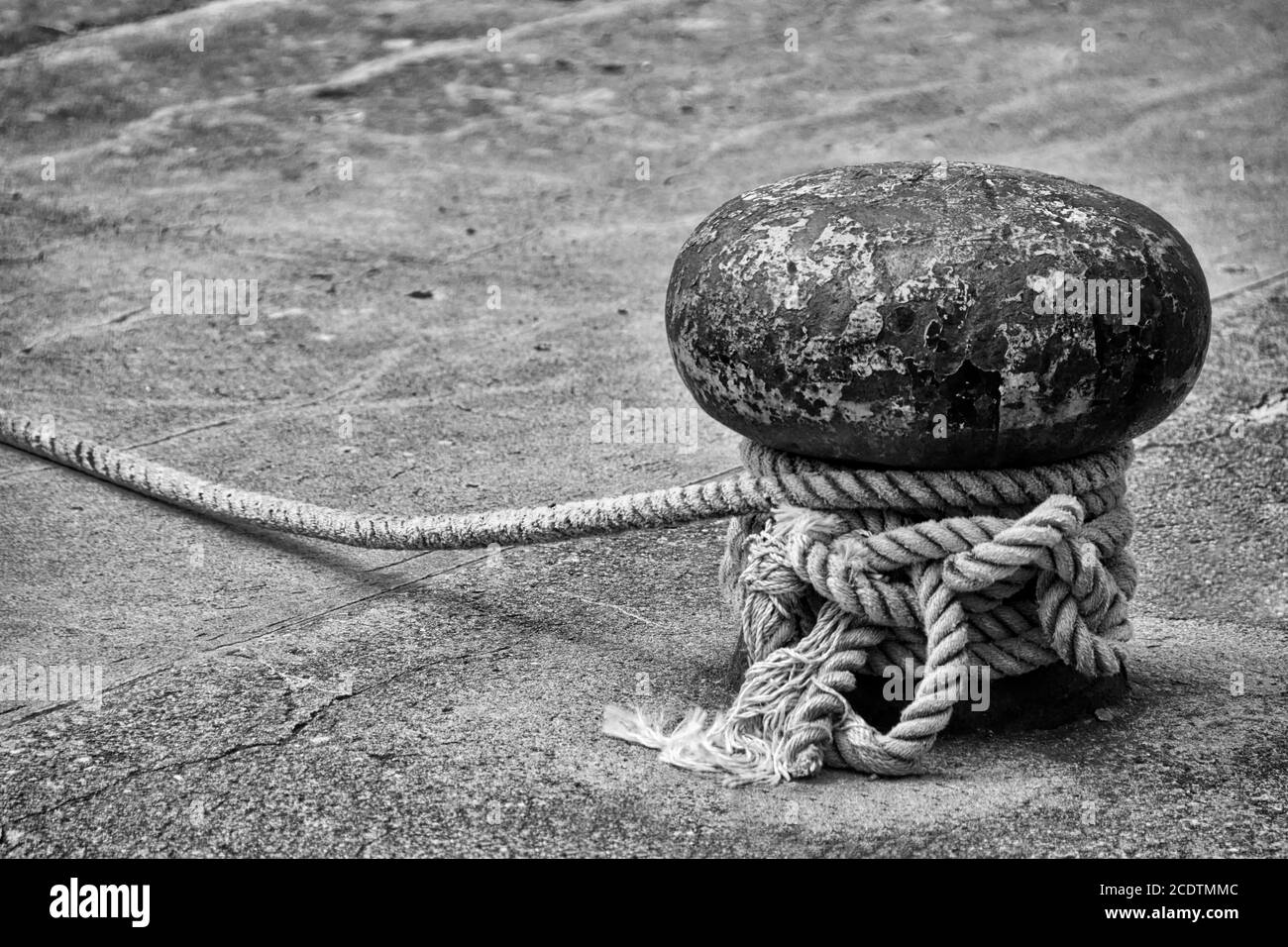 Fixed bollard -Fotos und -Bildmaterial in hoher Auflösung – Alamy