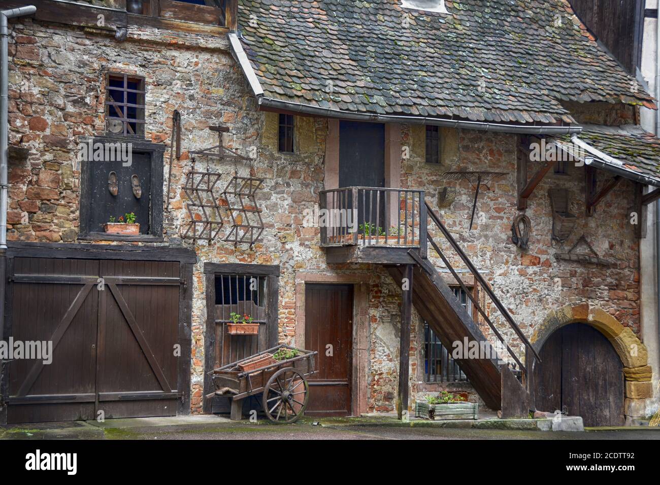 Historisches bauernhaus -Fotos und -Bildmaterial in hoher Auflösung – Alamy